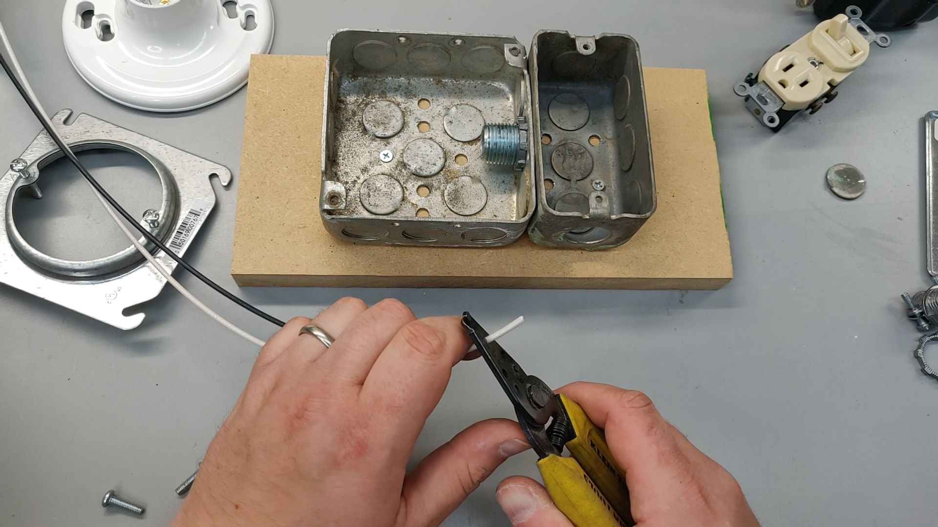 Light Bulb Current Limiter : 9 Steps (with Pictures) - Instructables