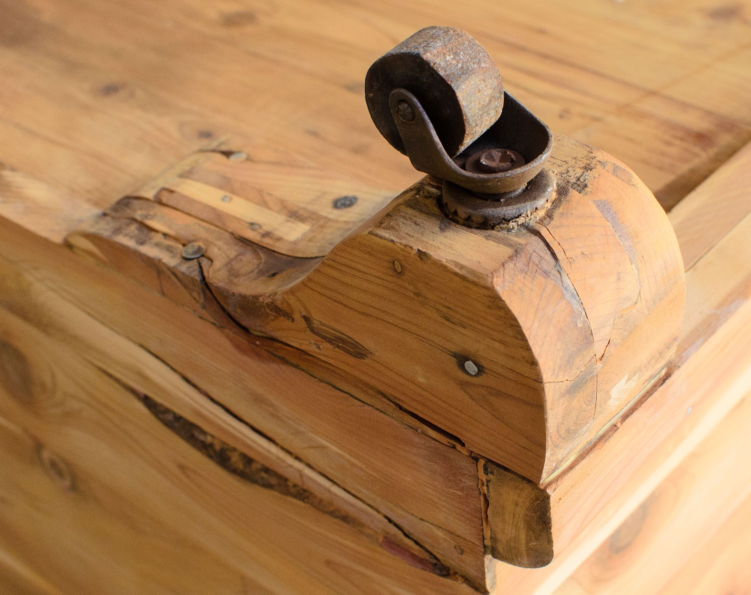 Refinishing Old Furniture : 15 Steps (with Pictures) - Instructables