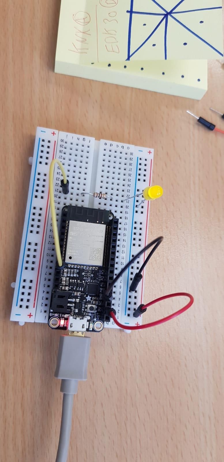 Blinking an LED With ESP32 : 3 Steps - Instructables
