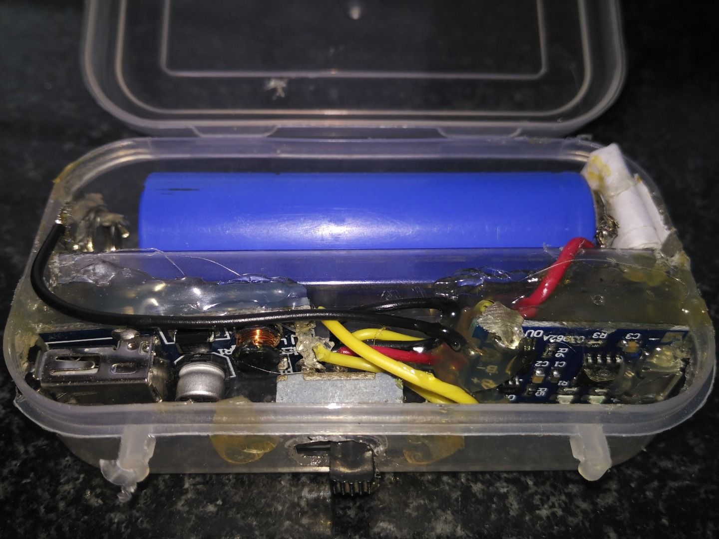 Homemade DIY Power Bank Using 18650 Battery : 5 Steps - Instructables