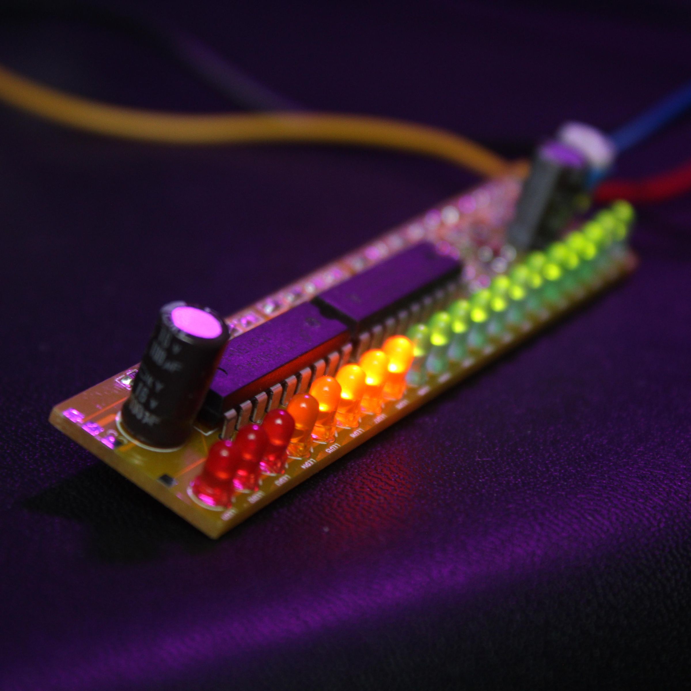 Simple 20 LED Vu Meter Using LM3915 : 6 Steps - Instructables