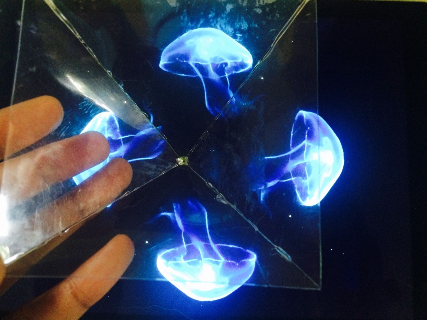Homemade Hologram Projection : 6 Steps - Instructables