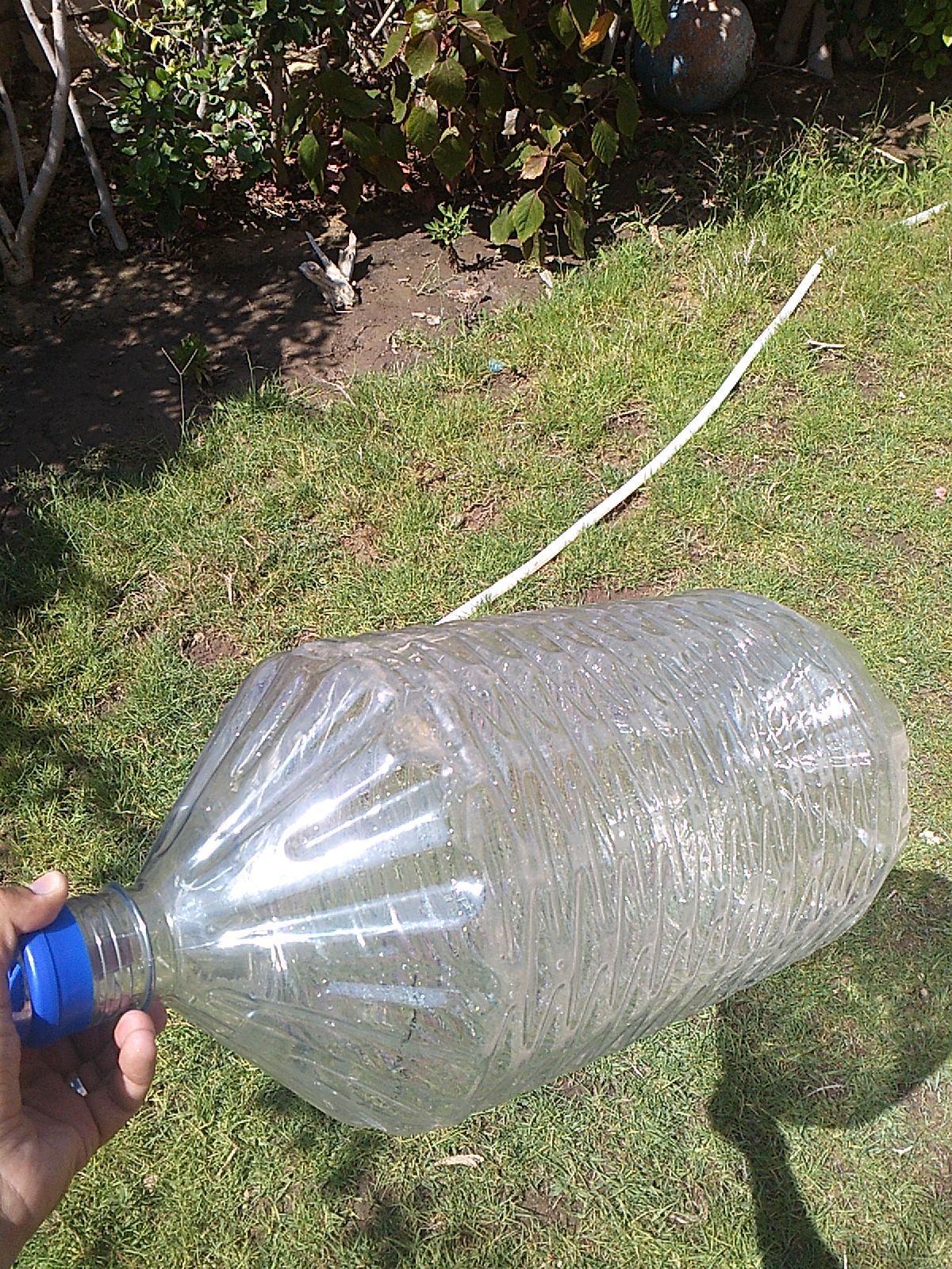 How to Make Wind Turbine From Plastic Bottles : 6 Steps - Instructables