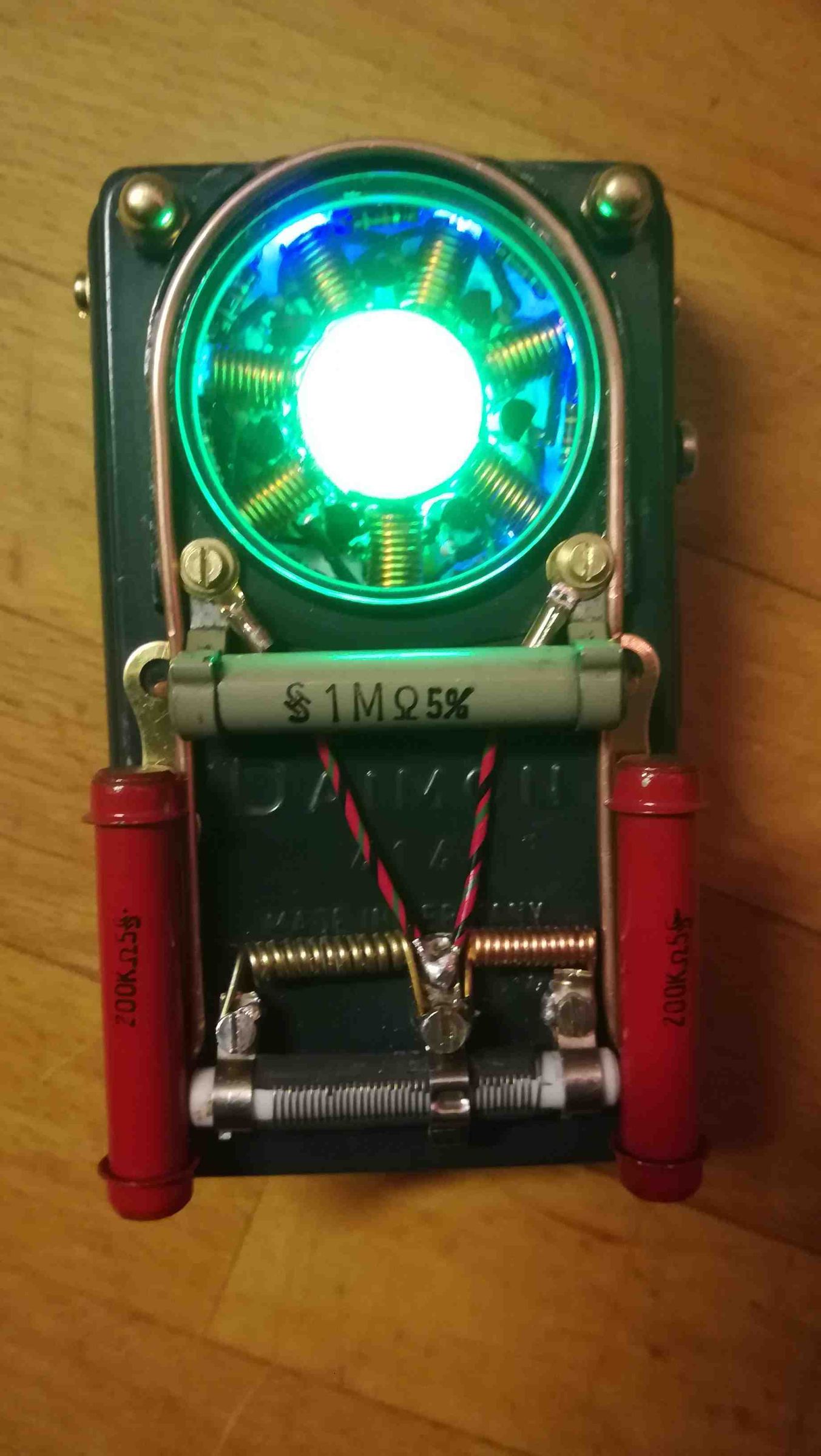 U-M-R-O: Uranium-glass-marble-ring-oscillator : 9 Steps (with Pictures ...