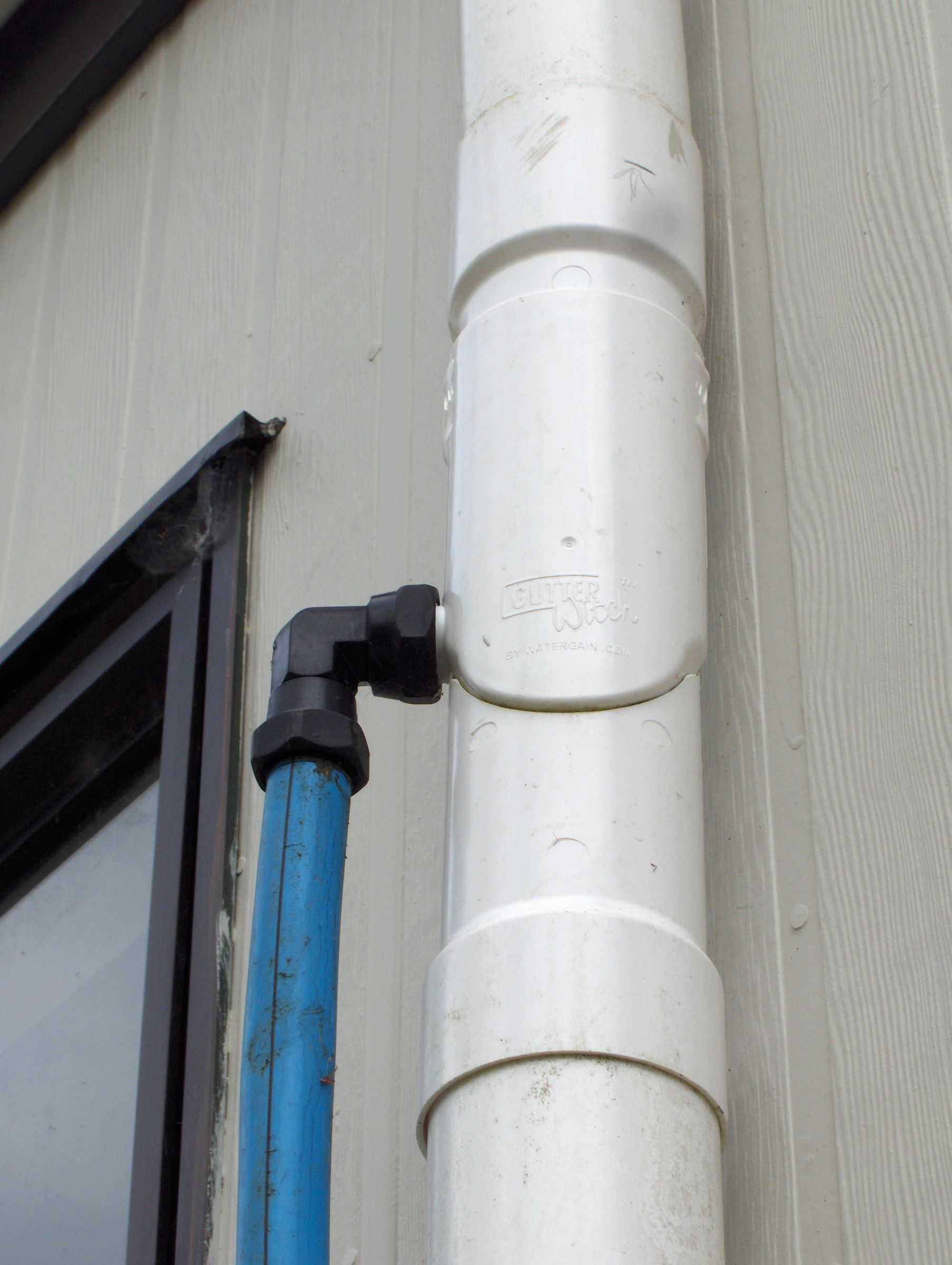 Rainwater Diverter Using Off-the-shelf Parts : 3 Steps - Instructables