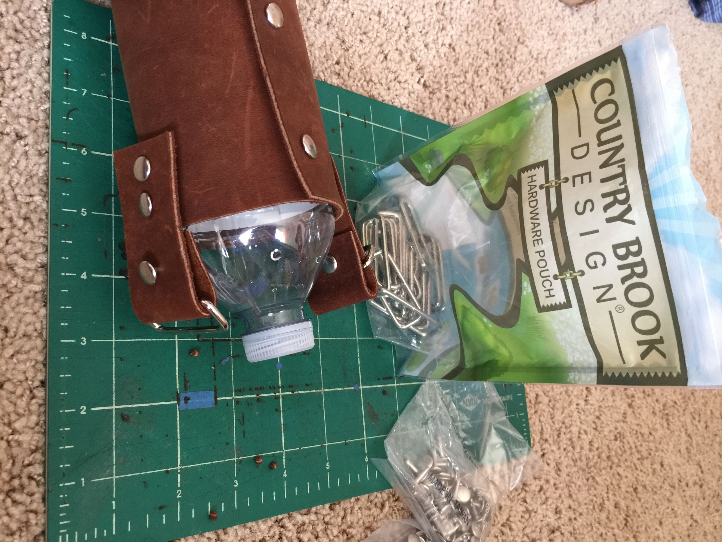 How to Make a Leather Water Bottle Holder / Holster : 5 Steps (with ...