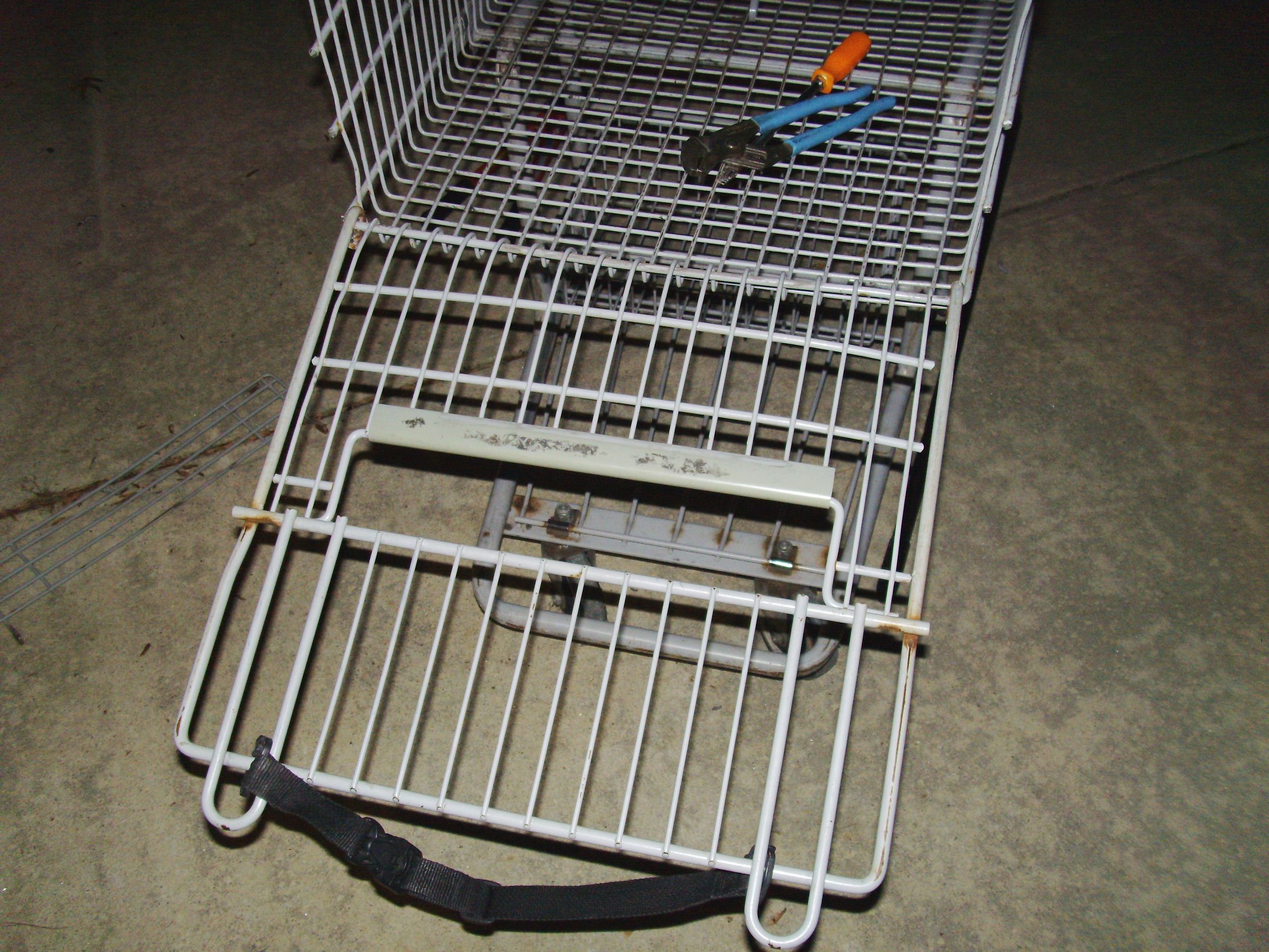 TURN a SHOPPING CART INTO a CHAIR : 8 Steps (with Pictures) - Instructables