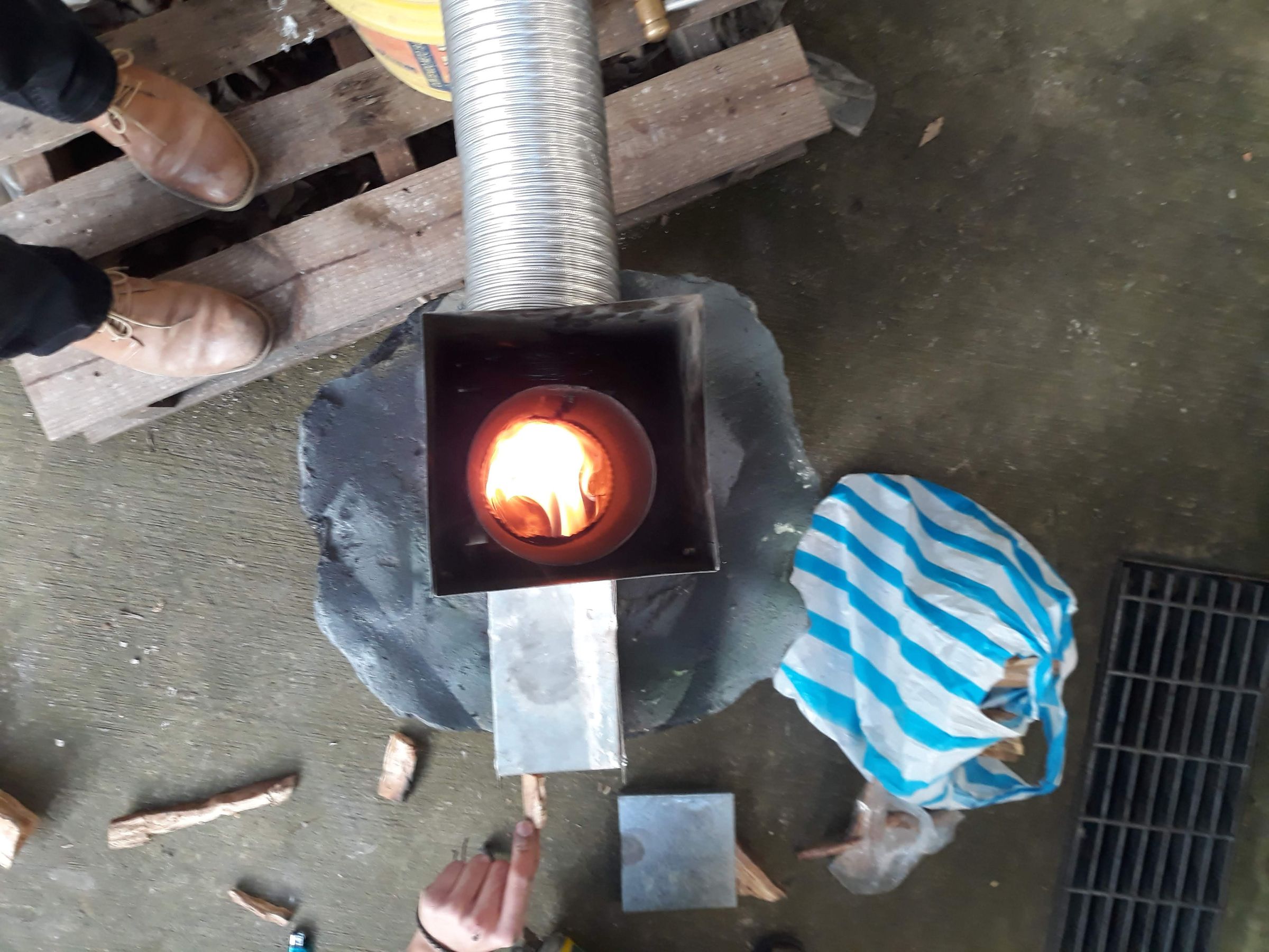 Rocket Vortex Stove : 5 Steps - Instructables