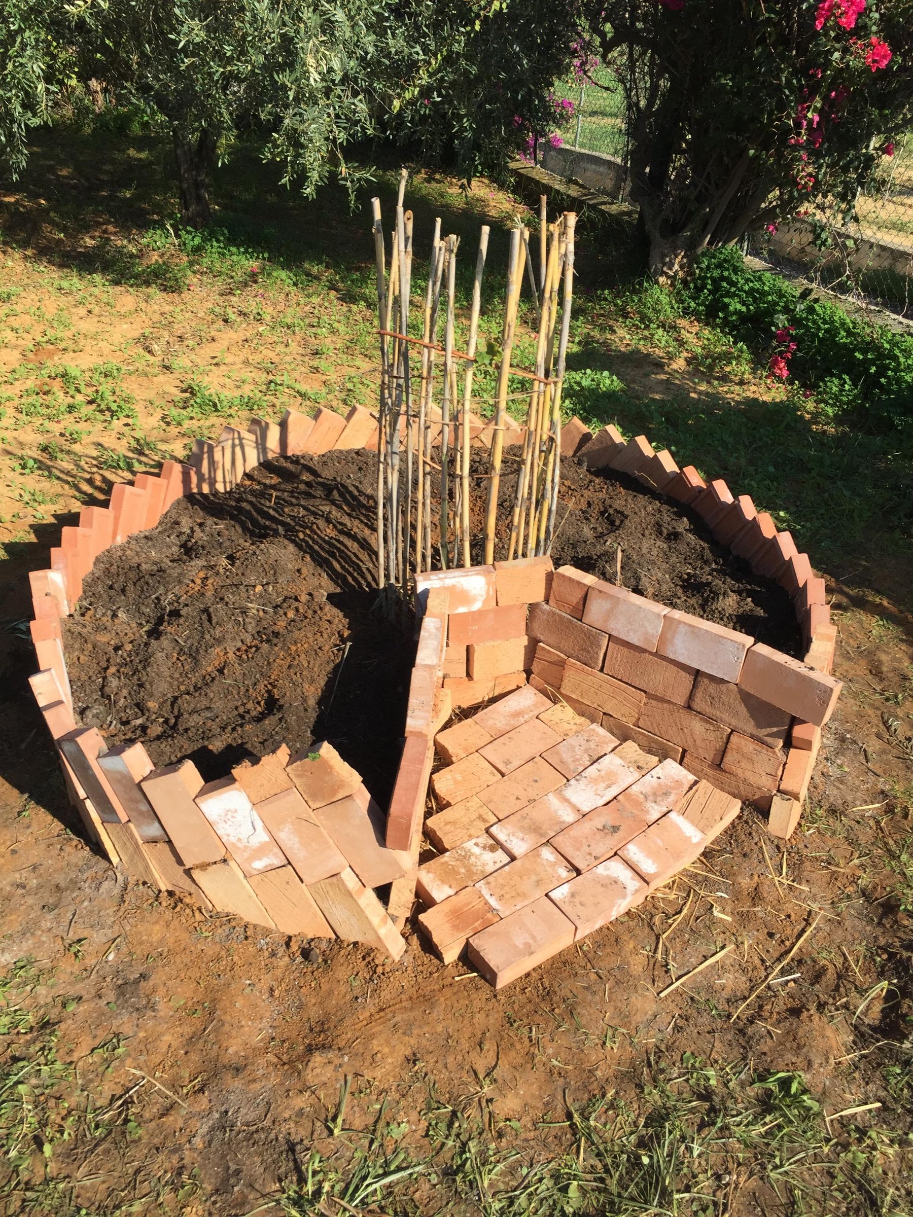 Keyhole Garden : 12 Steps (with Pictures) - Instructables