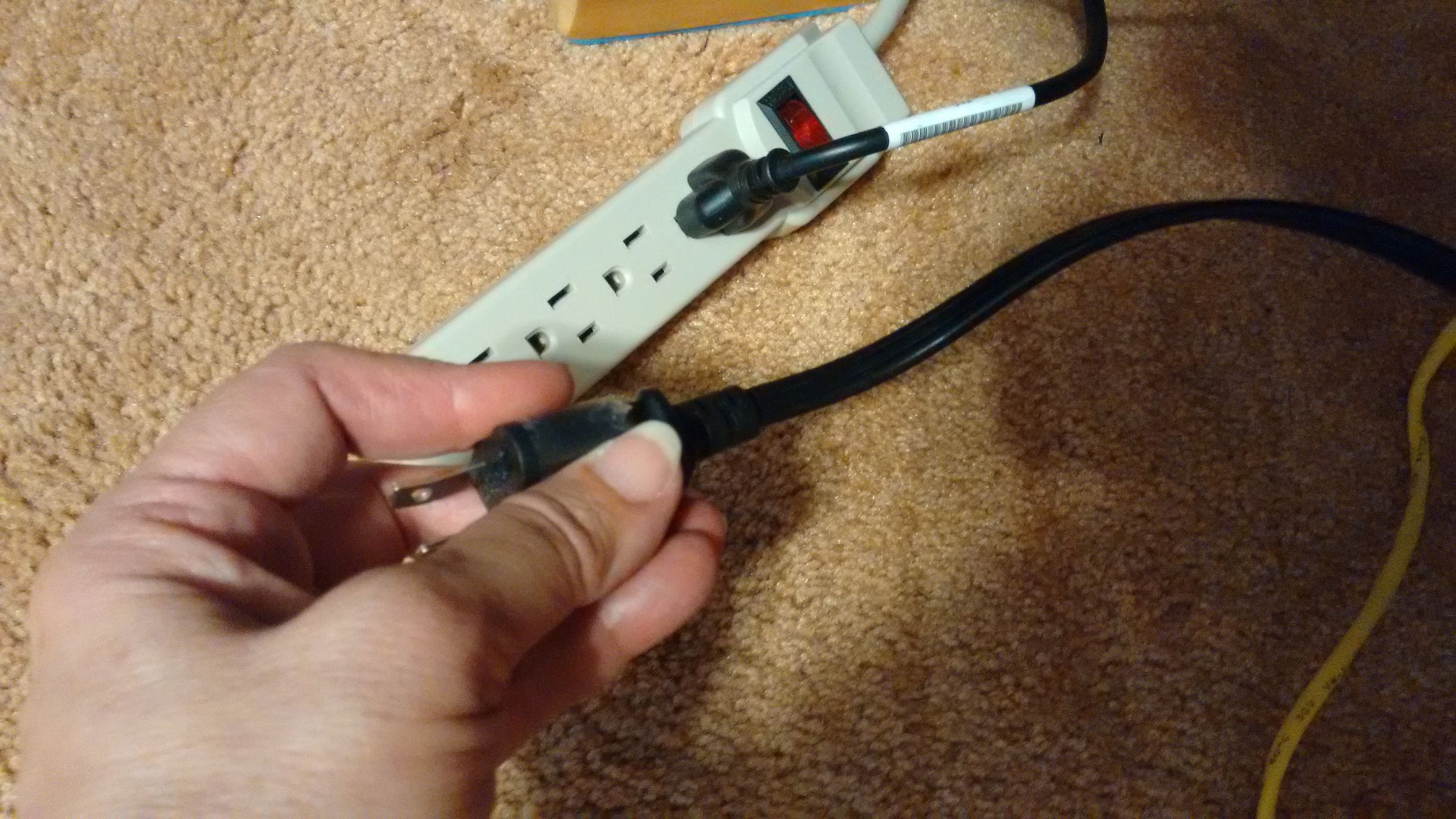 Color Coded Desktop Cables : 6 Steps - Instructables