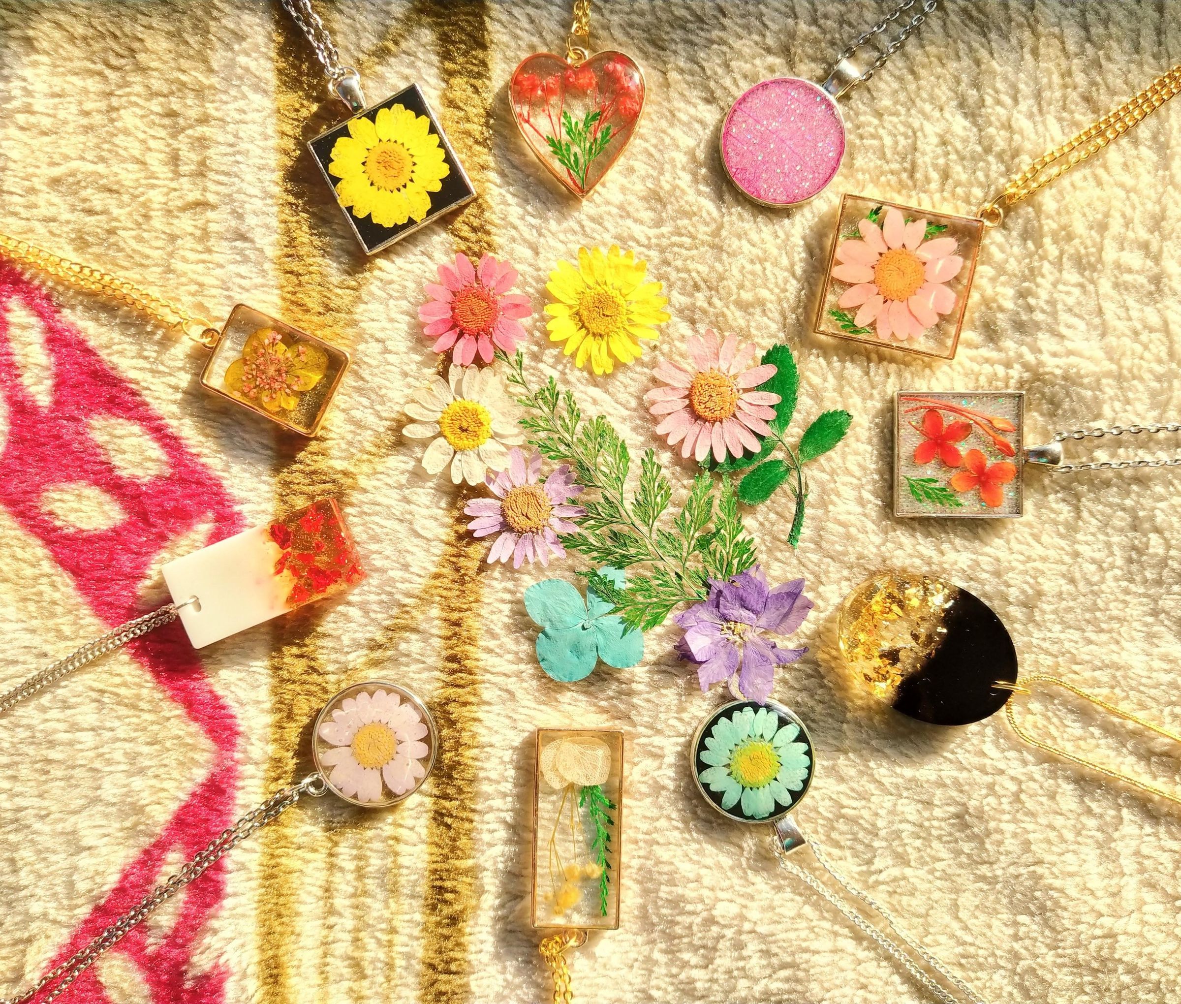 Botanical Resin Jewelry : 29 Steps (with Pictures) - Instructables