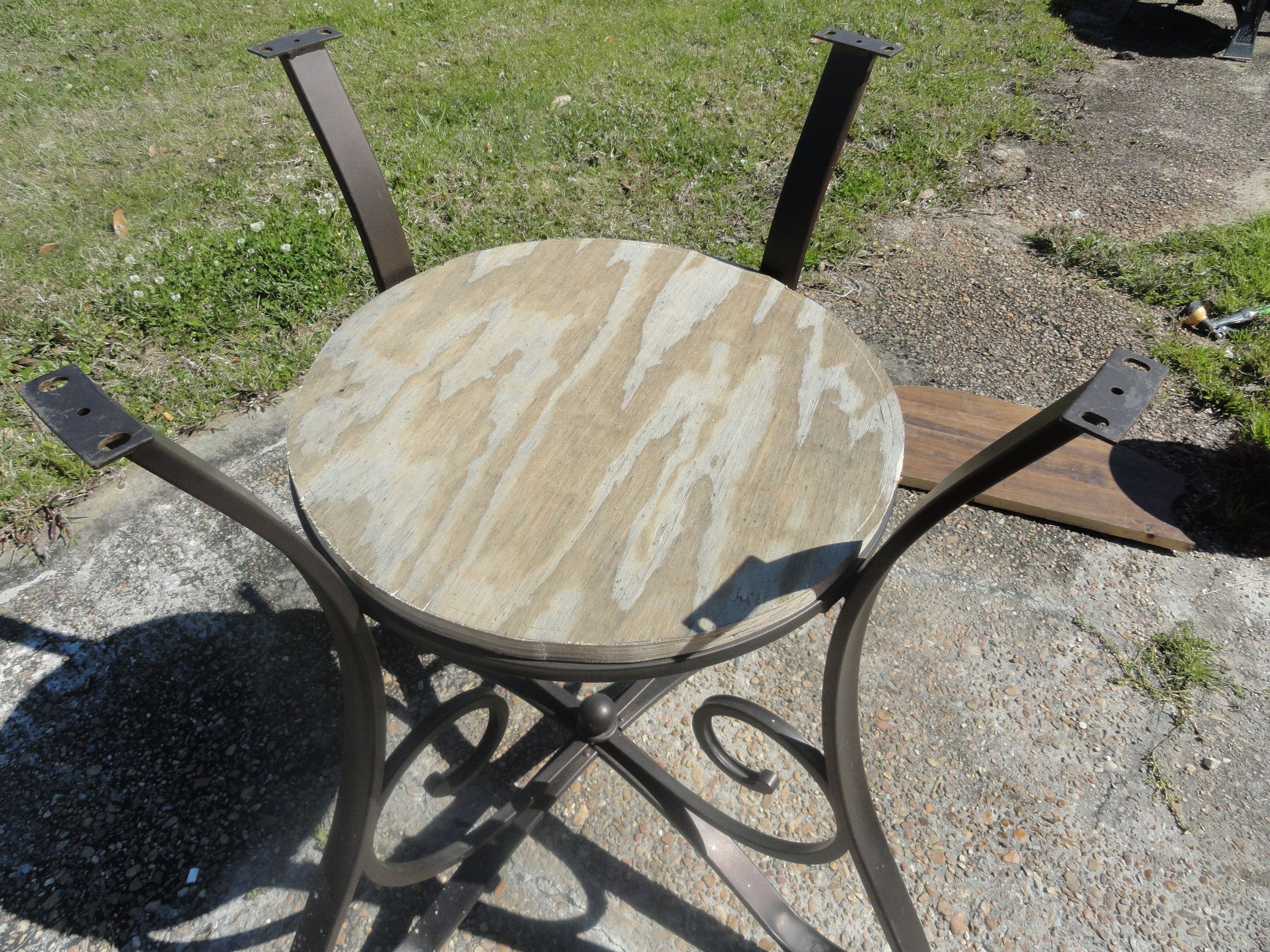 Outdoor Checkers/Chess Table : 12 Steps (with Pictures) - Instructables