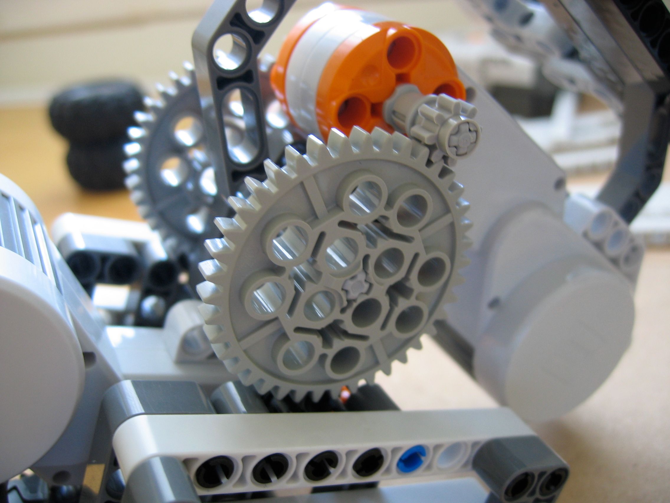 How to Build a Simple Robotic Arm From Lego Mindstorms NXT? : 9 Steps ...