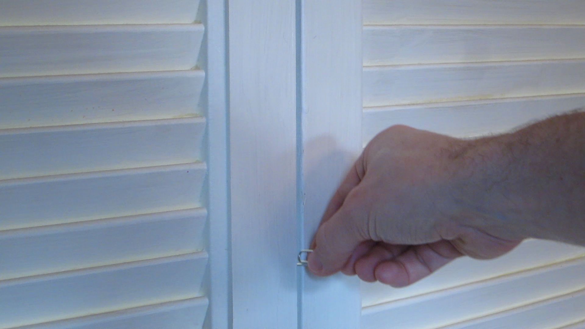 How to Pick Simple Locks/Latches With a Paper Clip : 6 Steps (with ...