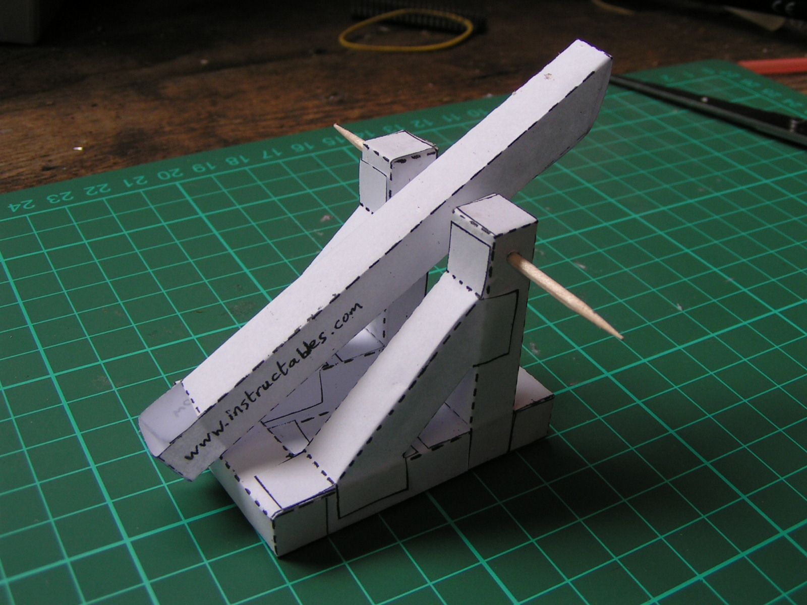 Launch It: the Paper Catapult. : 6 Steps (with Pictures) - Instructables