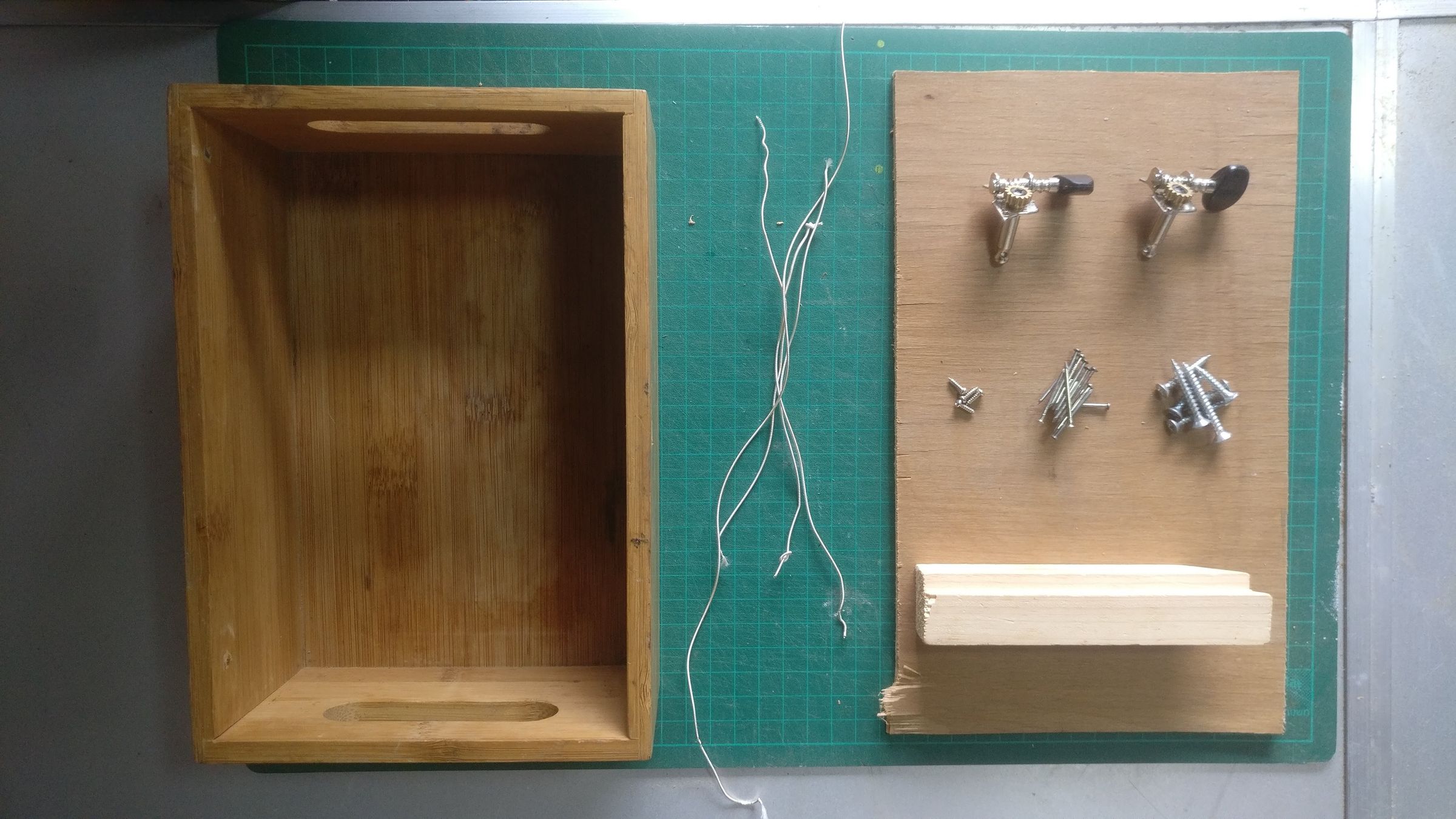 Mini Cajon With Tunable Snare! : 4 Steps (with Pictures) - Instructables