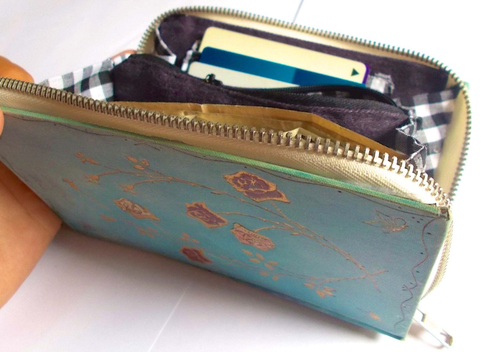 Vintage Book to Wallet : 16 Steps (with Pictures) - Instructables