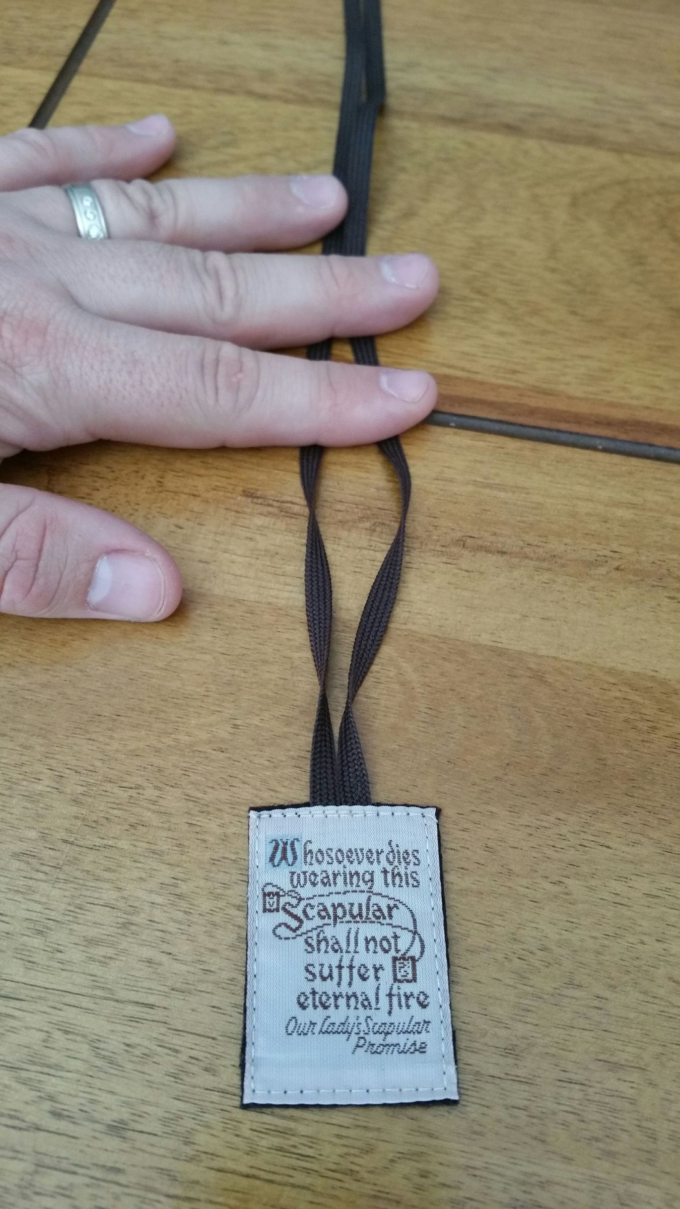 How to Tie a Scapular : 6 Steps - Instructables