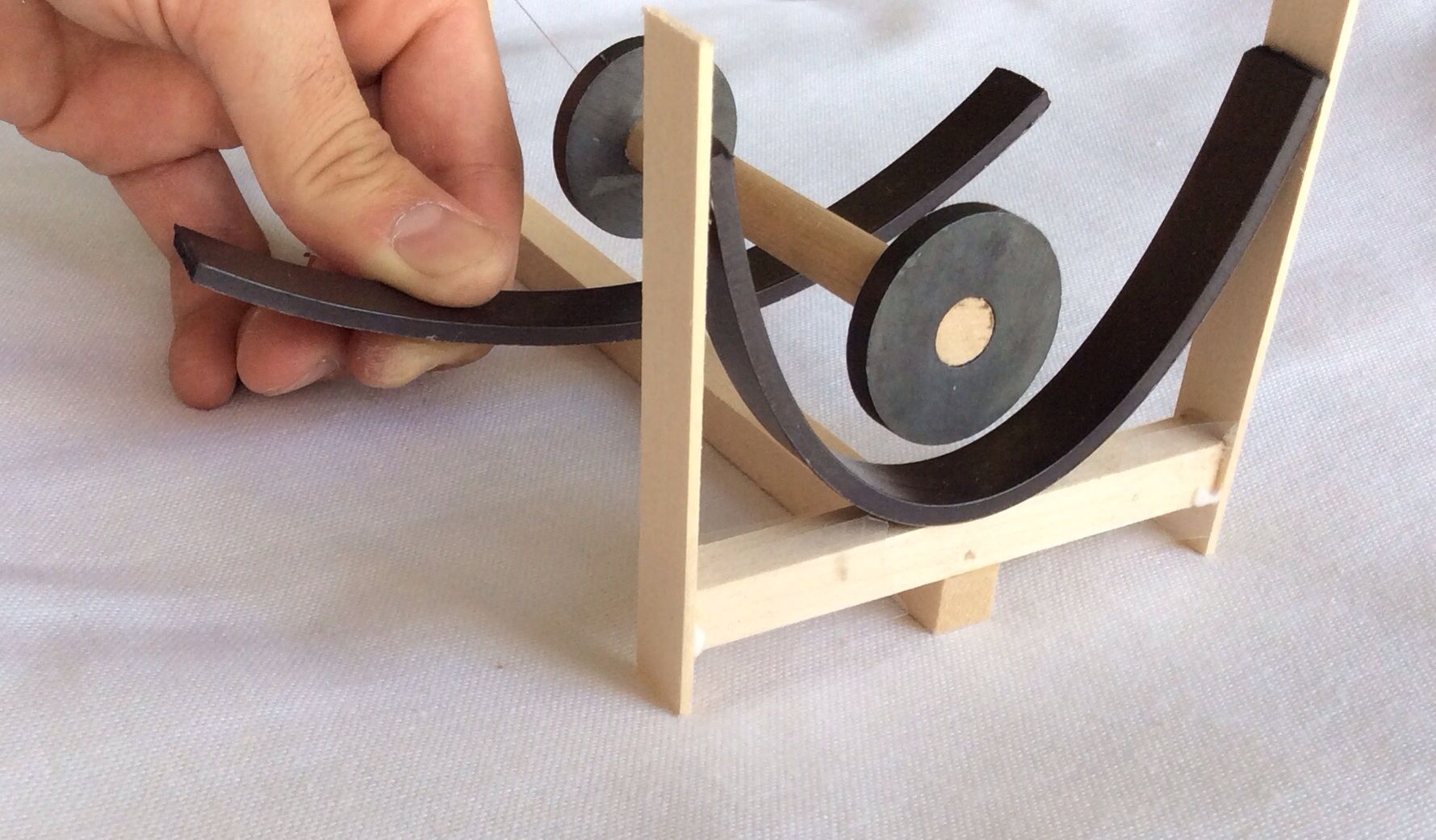 Magneeto Floating Wheels (from ScienceKitShop.com) : 11 Steps ...