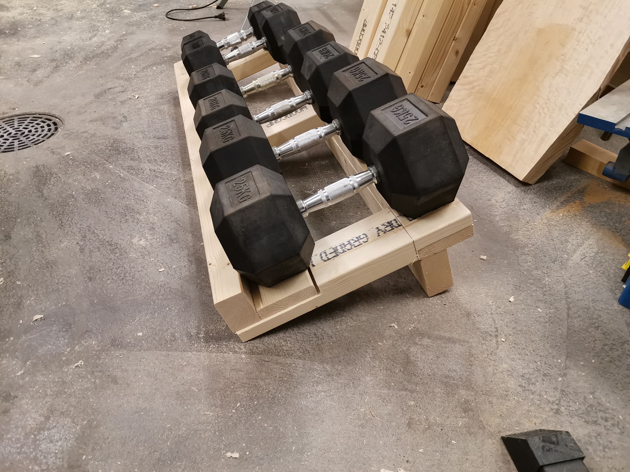Dumbbell Rack : 3 Steps - Instructables