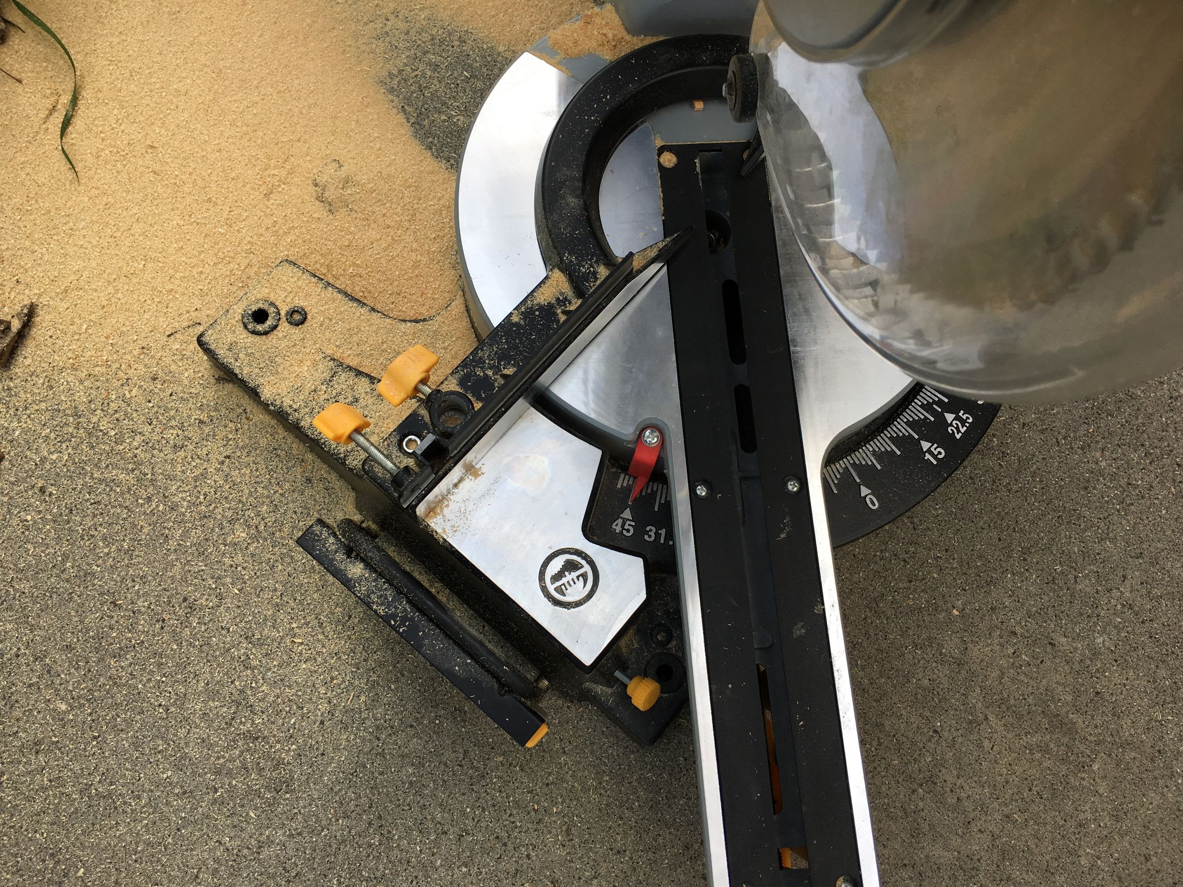 Customizable Work Bench : 7 Steps (with Pictures) - Instructables