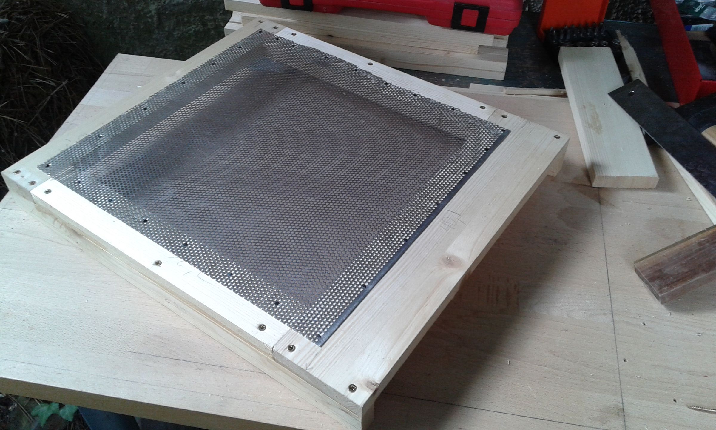 Build a Langstroth Bee Hive (beekeeping the Simple Way) : 7 Steps (with ...