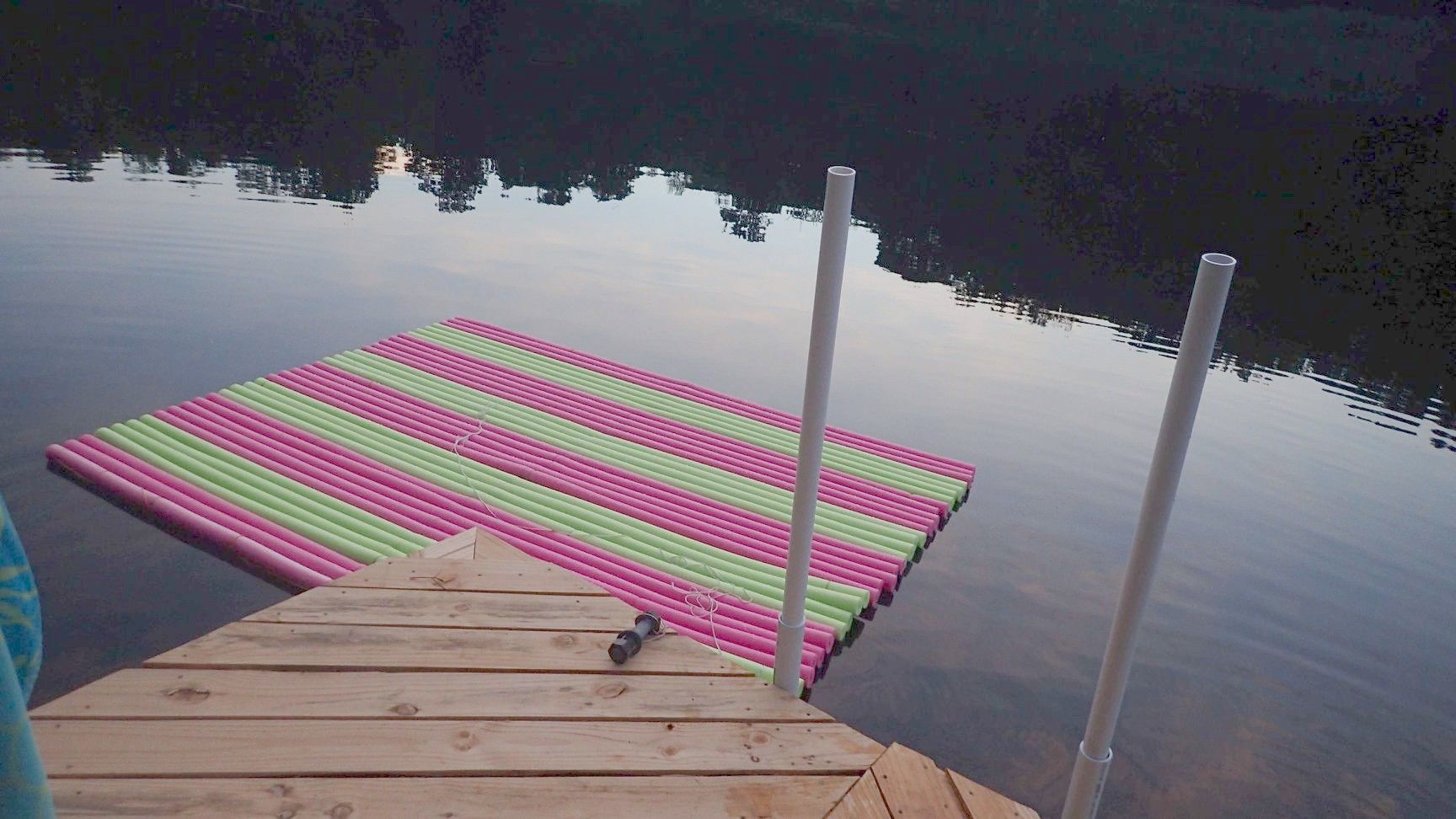 Floating Wet Lounger Water Pad/raft for 6, Under $100 : 3 Steps (with ...