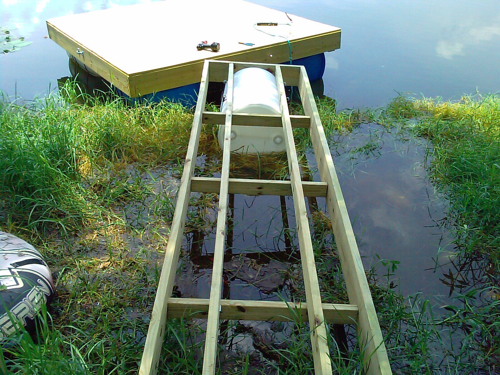 Floating Dock With Barrels (UPDATED) : 9 Steps (with Pictures ...