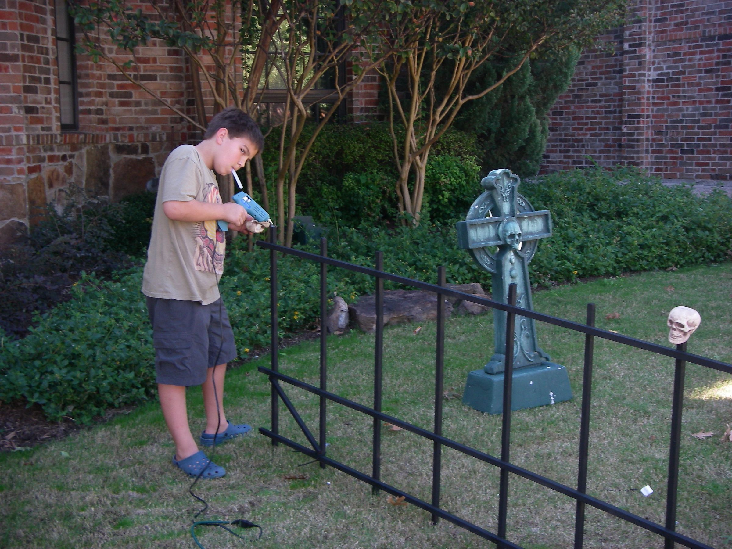Graveyard Fence : 6 Steps (with Pictures) - Instructables