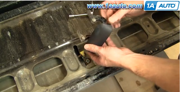 How to Replace a Tailgate Handle on a 1998-2011 Ford Ranger Pickup ...