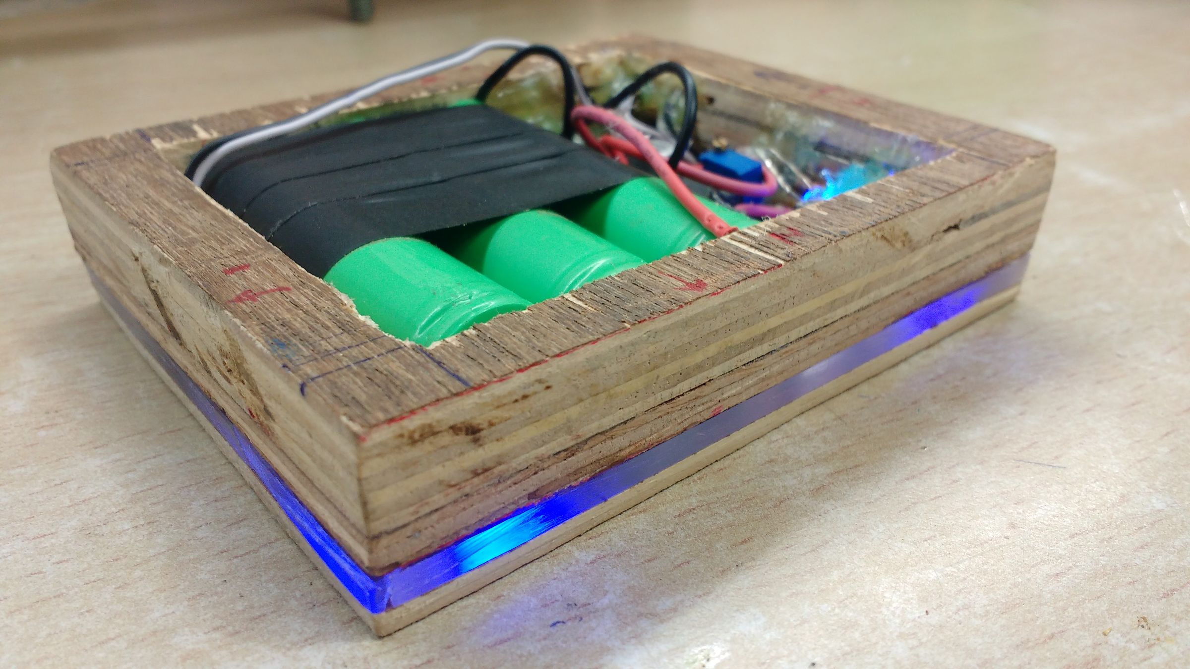 How to Make Power Bank on Your Own Easily : 7 Steps (with Pictures ...