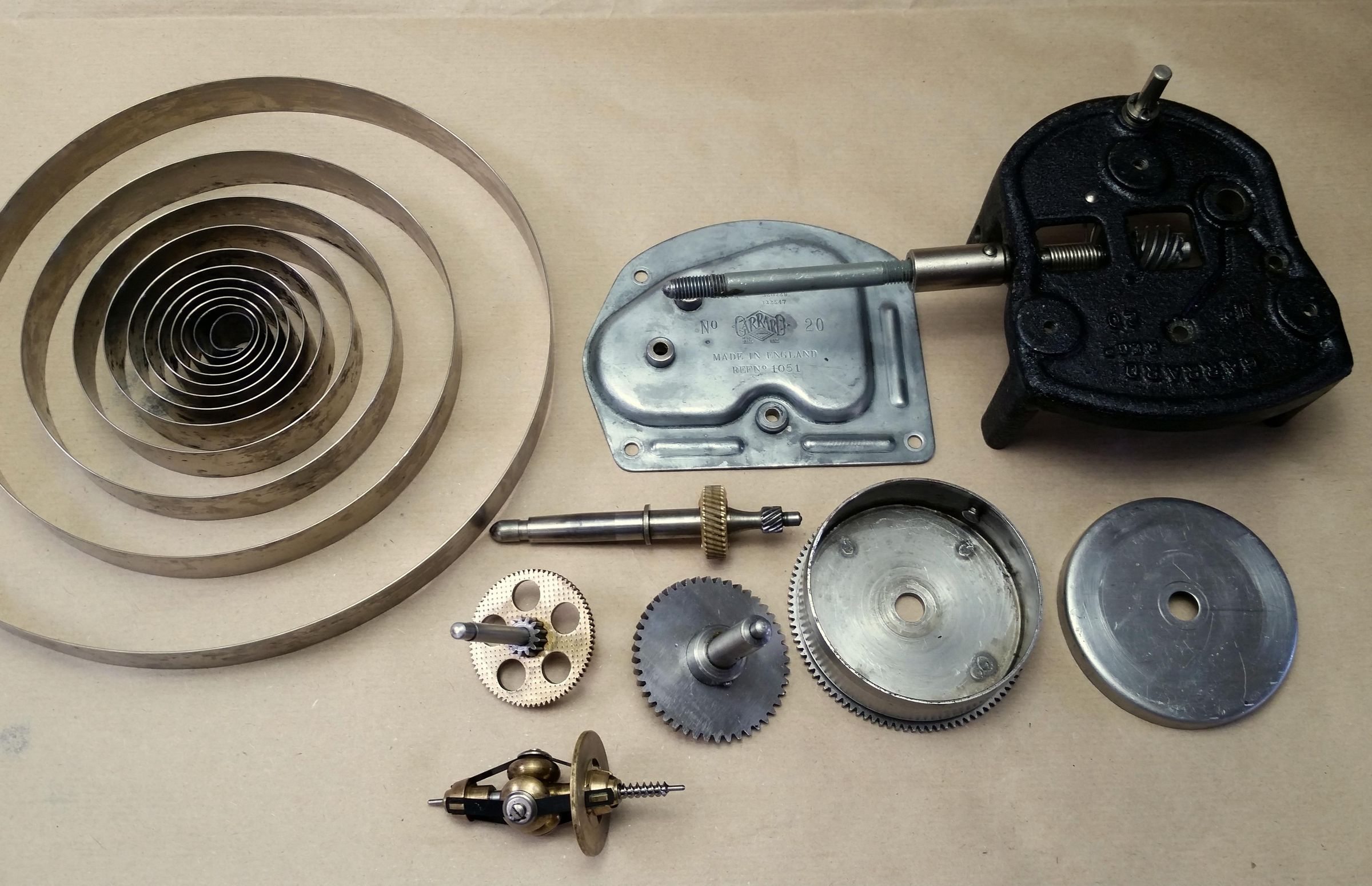 Give an Old Gramophone Some New Life! : 18 Steps (with Pictures ...