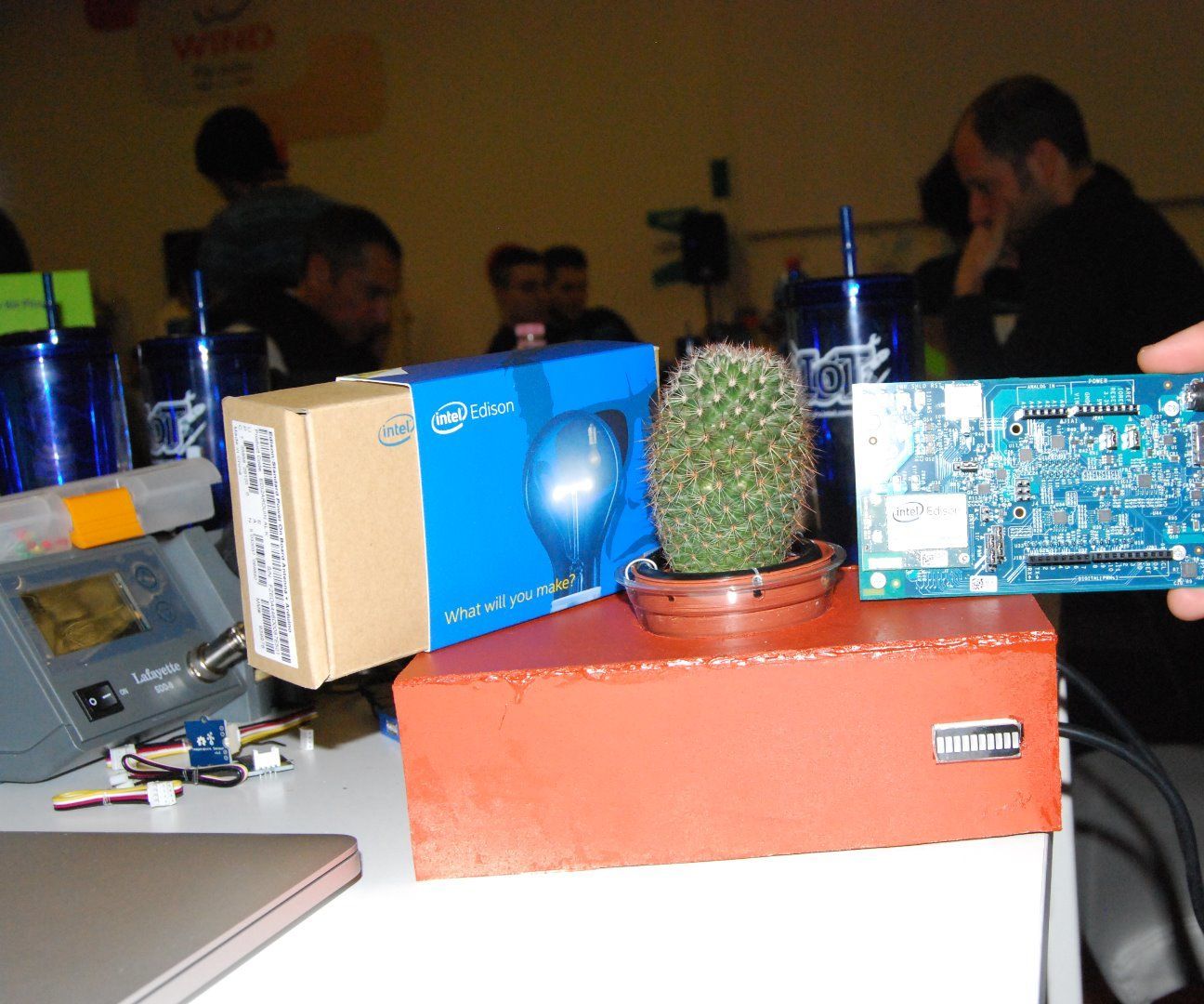 COLLECTION | Intel® IoT Roadshow Projects - Instructables
