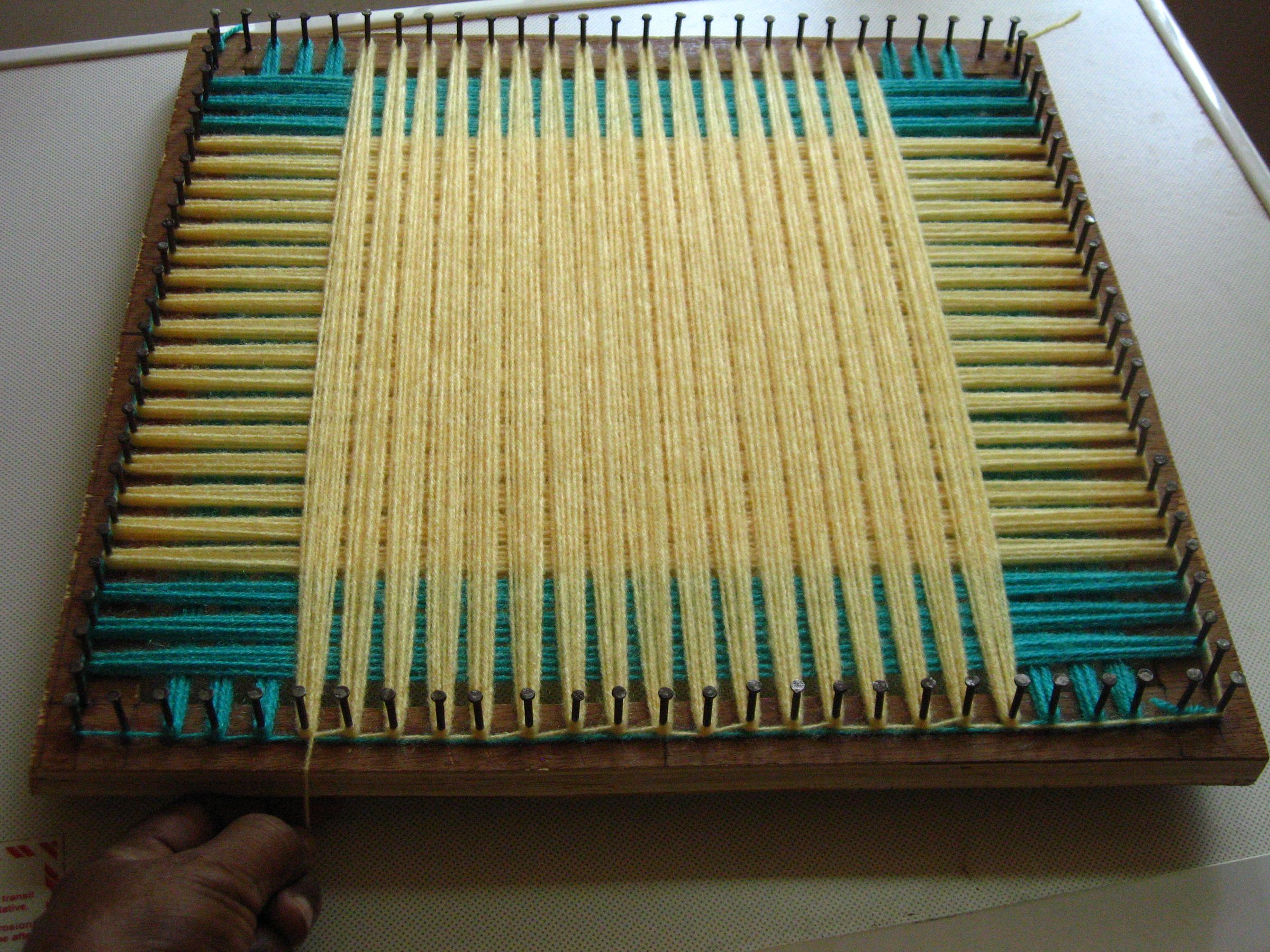 How to Weave a Criss-Cross Table Mat With Home-made Loom : 12 Steps ...