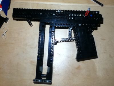 Lego Tec-9 : 7 Steps - Instructables