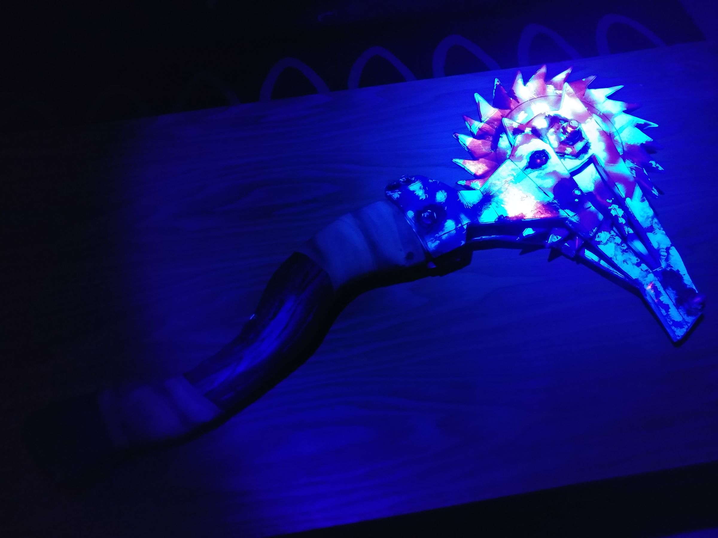 Krieg's Buzz Axe (Borderlands 2) : 8 Steps - Instructables