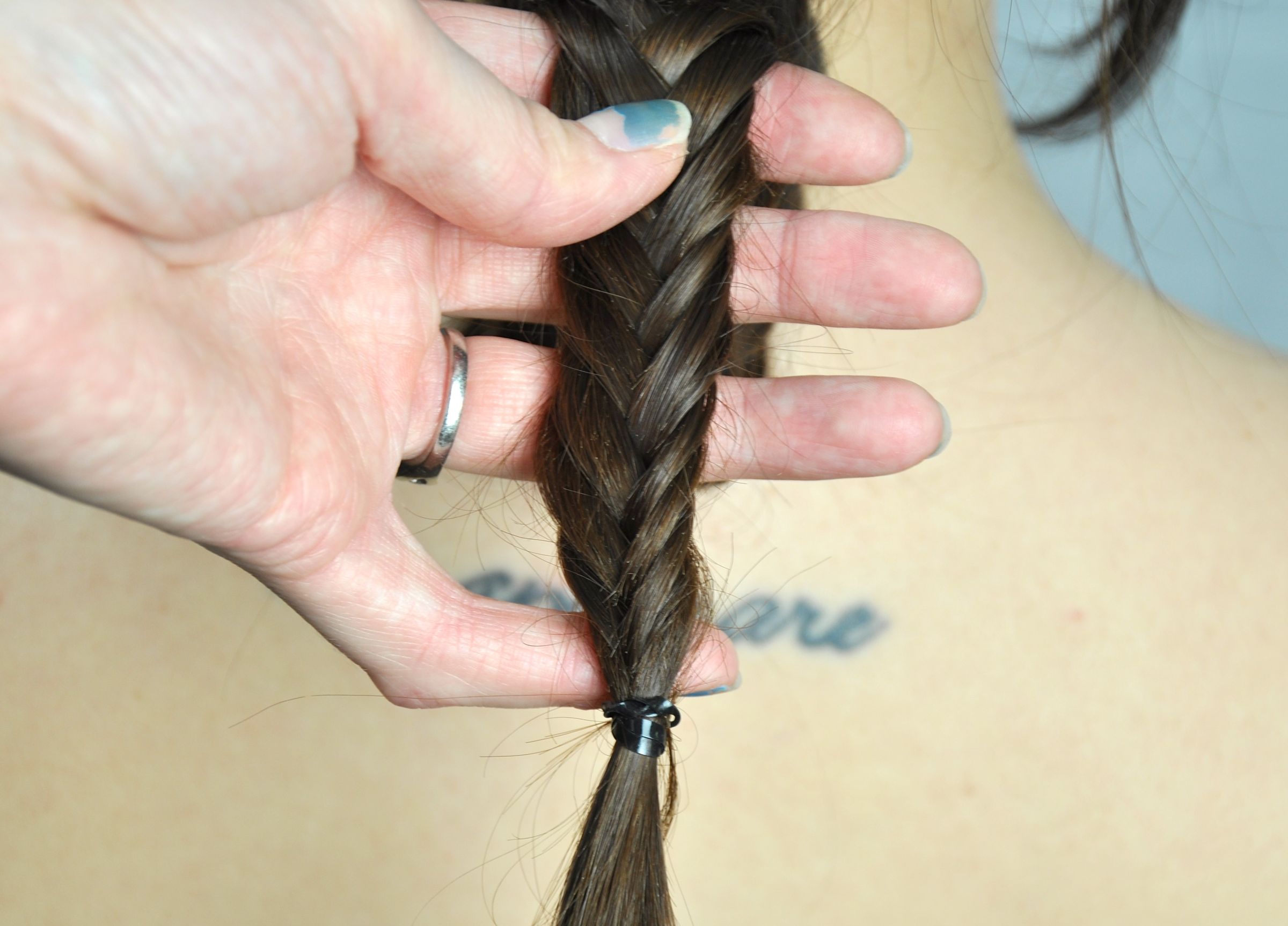 How to Do a Basic Fishtail Braid : 4 Steps (with Pictures) - Instructables