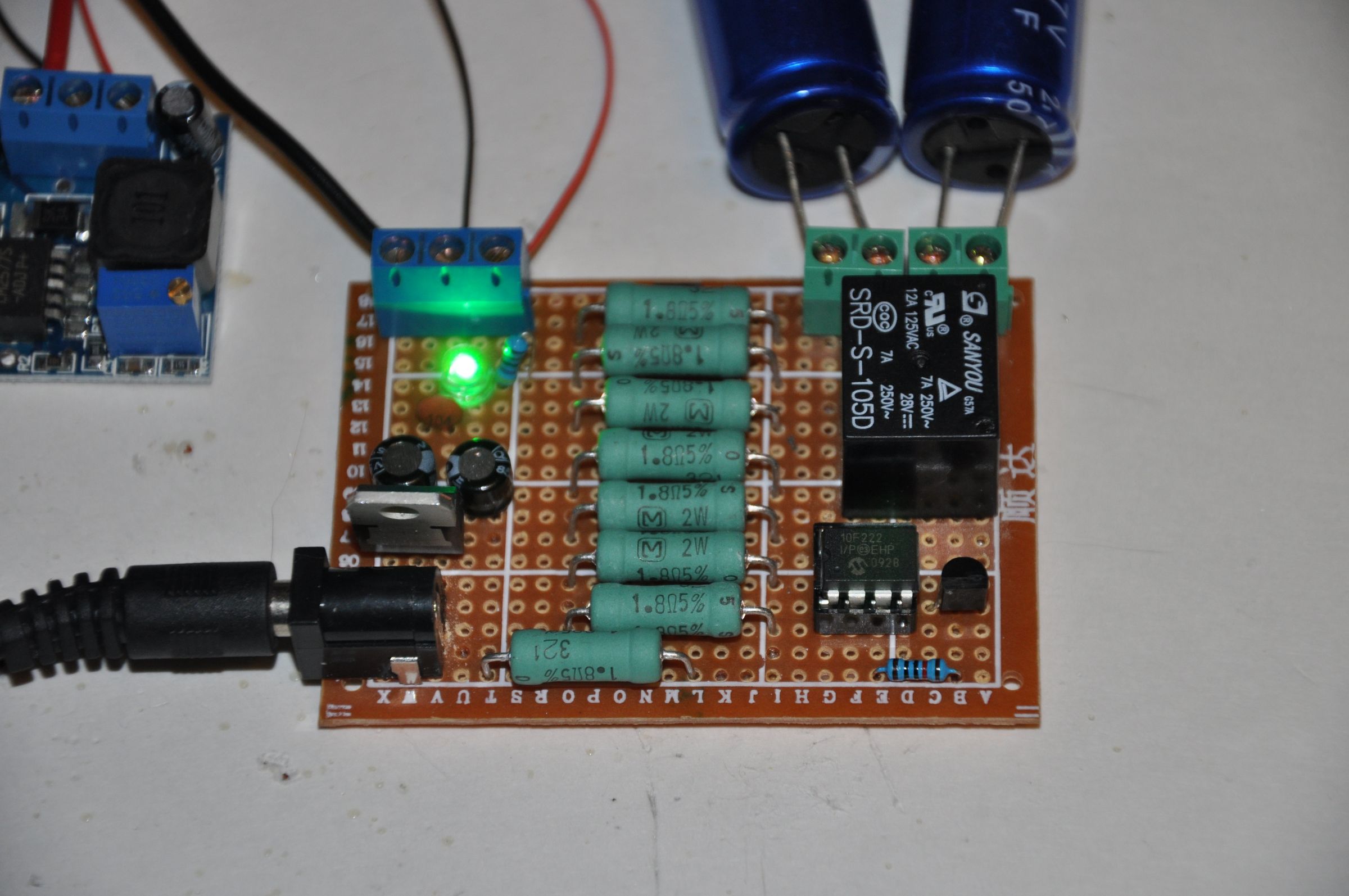 The Super Capacitor Flashlight With Custom Charger and Voltage Booster ...