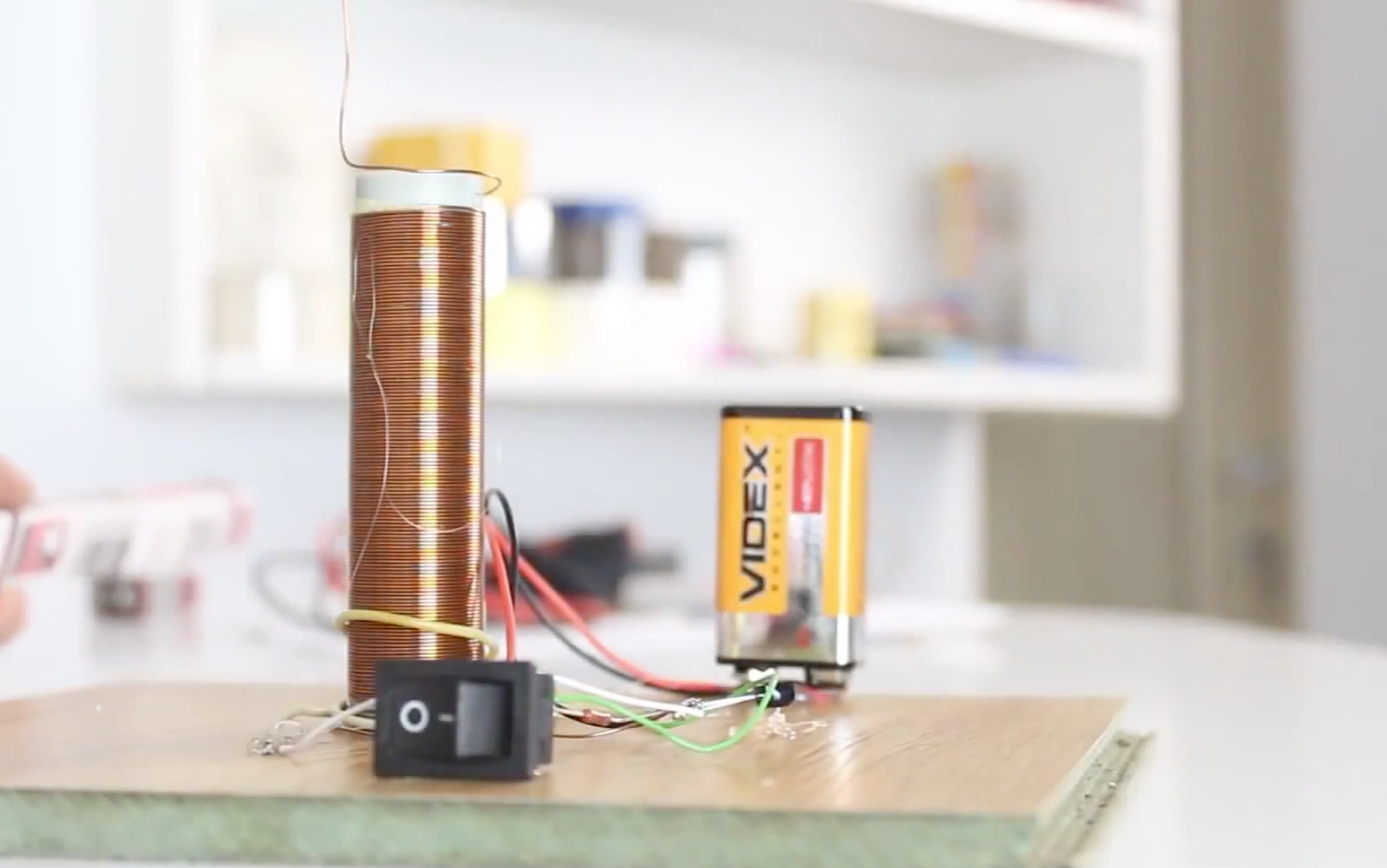 How to Make a Mini Tesla Coil 9V : 11 Steps - Instructables