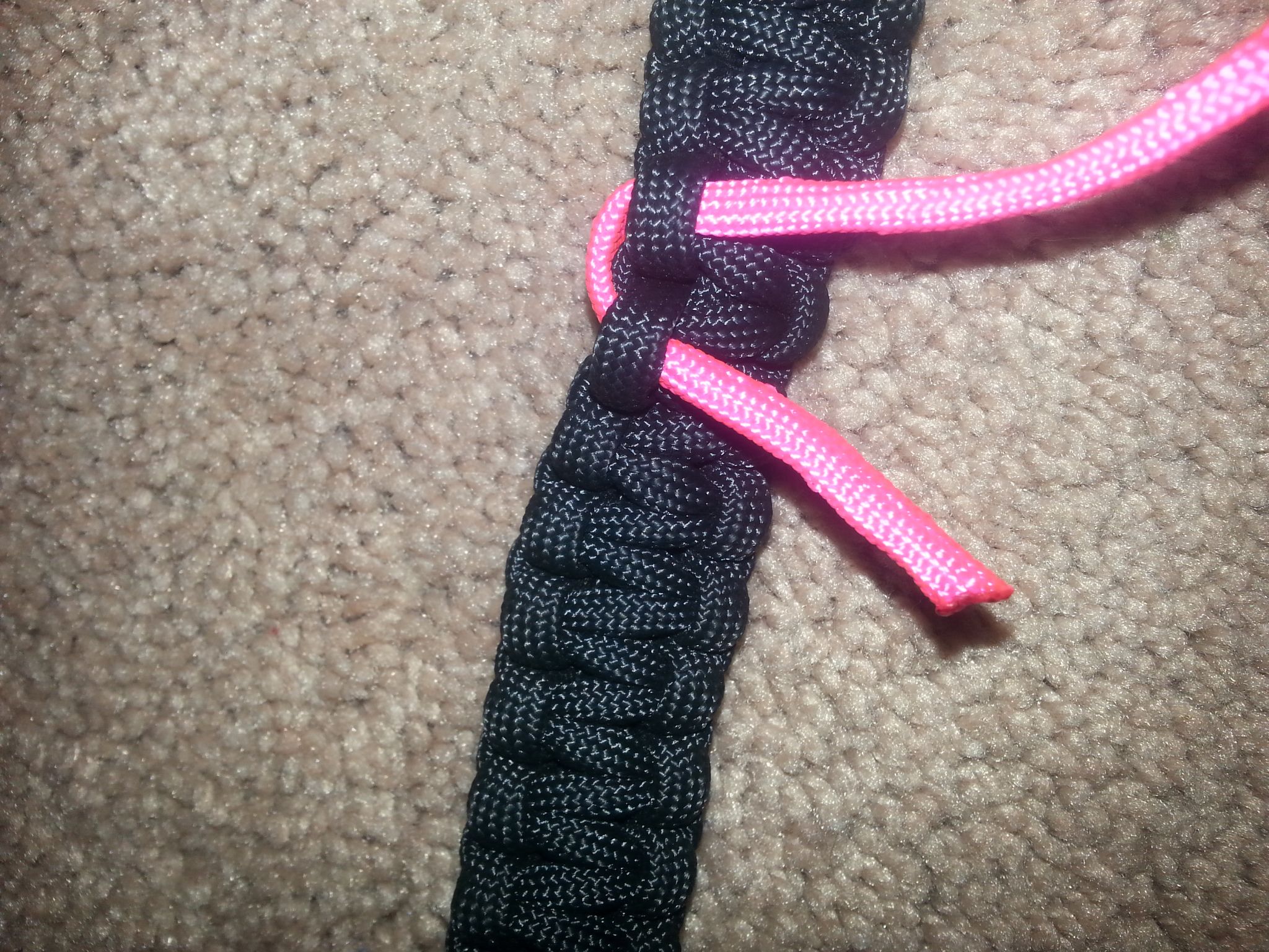Add an Awareness Ribbon to a Paracord Bracelet : 5 Steps - Instructables