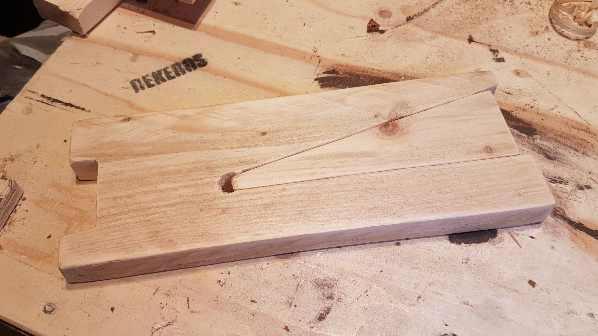 Simple Wedge Planing Stop : 5 Steps (with Pictures) - Instructables