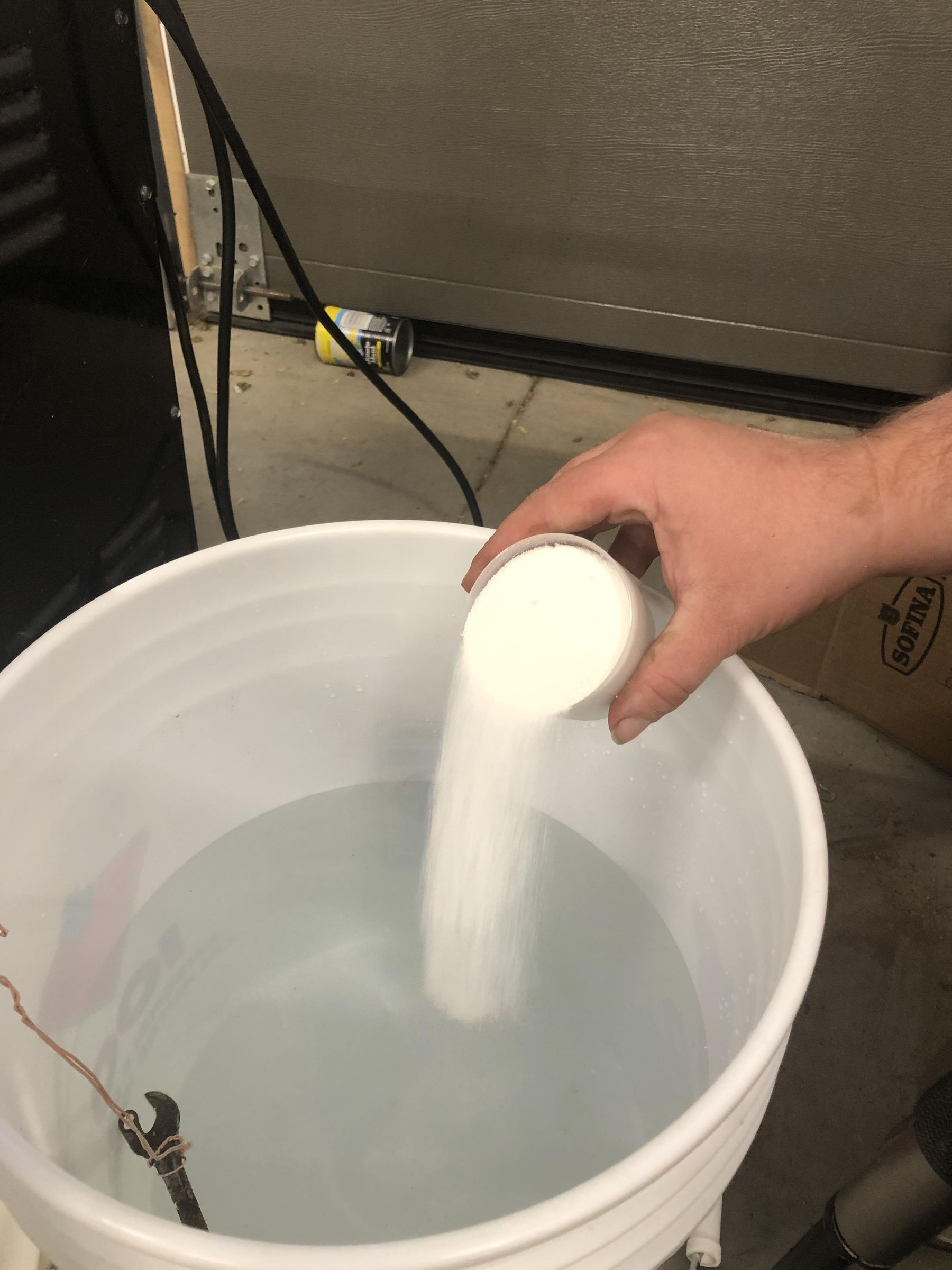 The Electrolysis Tank, the Tool for Tool Restoration : 9 Steps (with ...