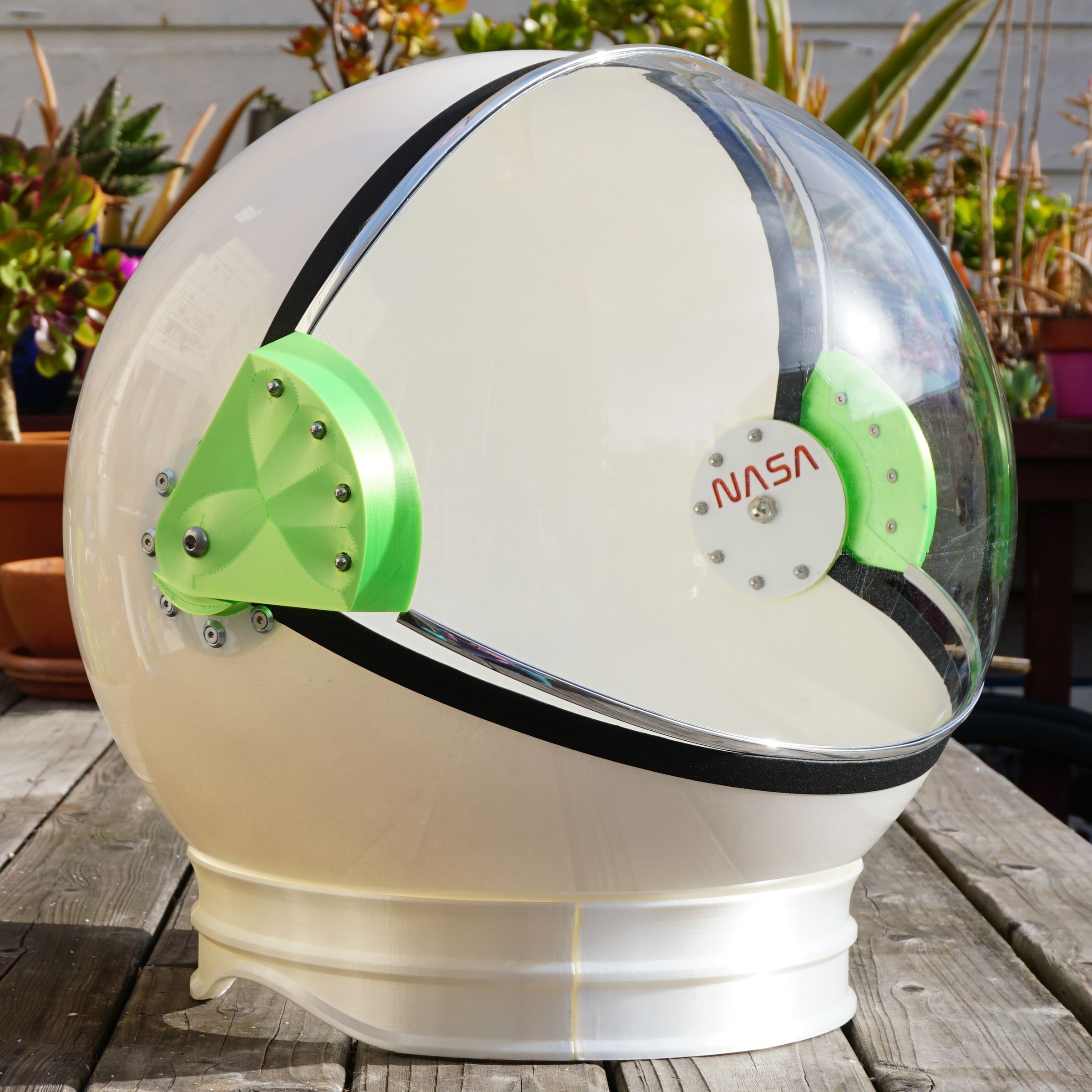 LED Space Helmet - 2019 Update : 8 Steps (with Pictures) - Instructables