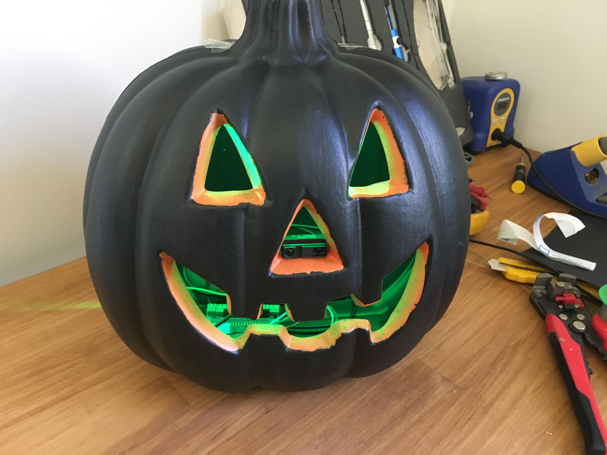 Interactive Jack-o-lantern (sees You, Taunts and Changes Colour): Use ...