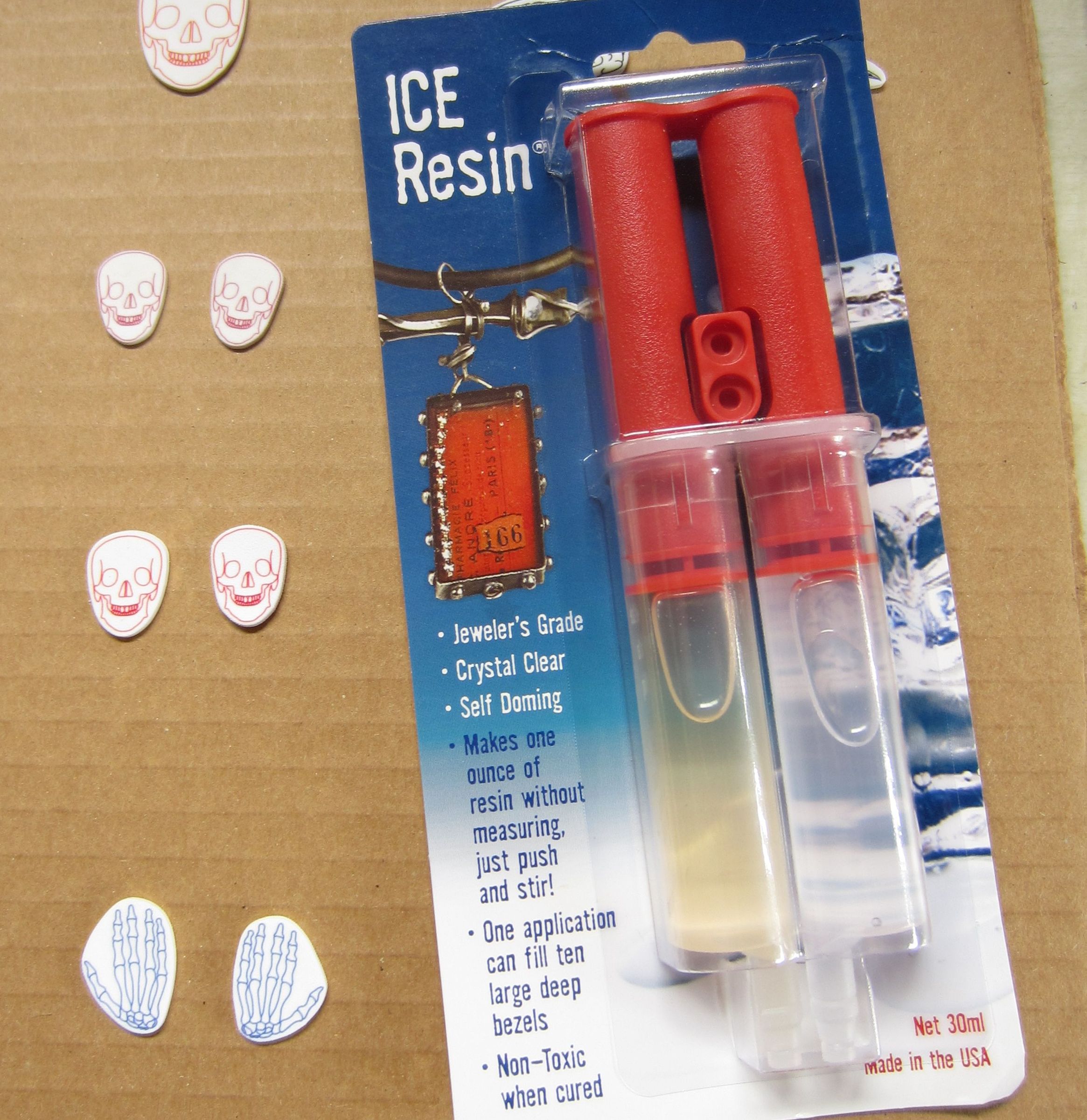 Jewellery With Shrinky Dinks and Doming Resin : 6 Steps - Instructables