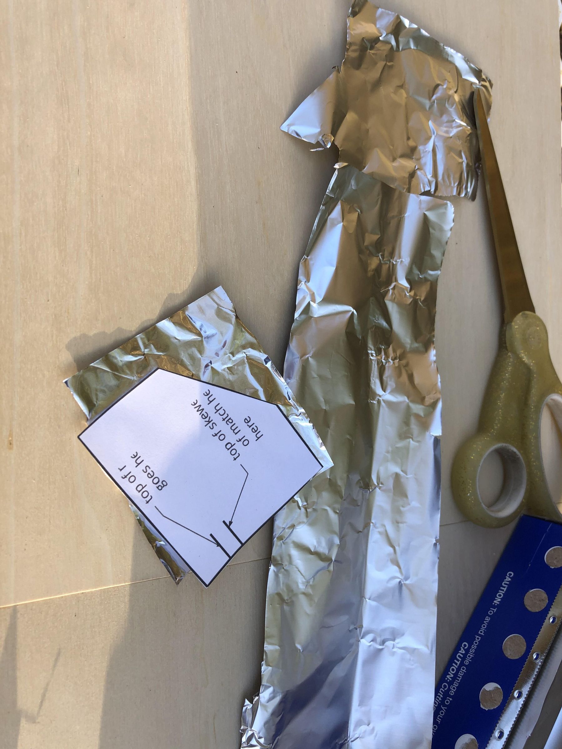 Simple and Easy Tinfoil Rockets : 8 Steps (with Pictures) - Instructables