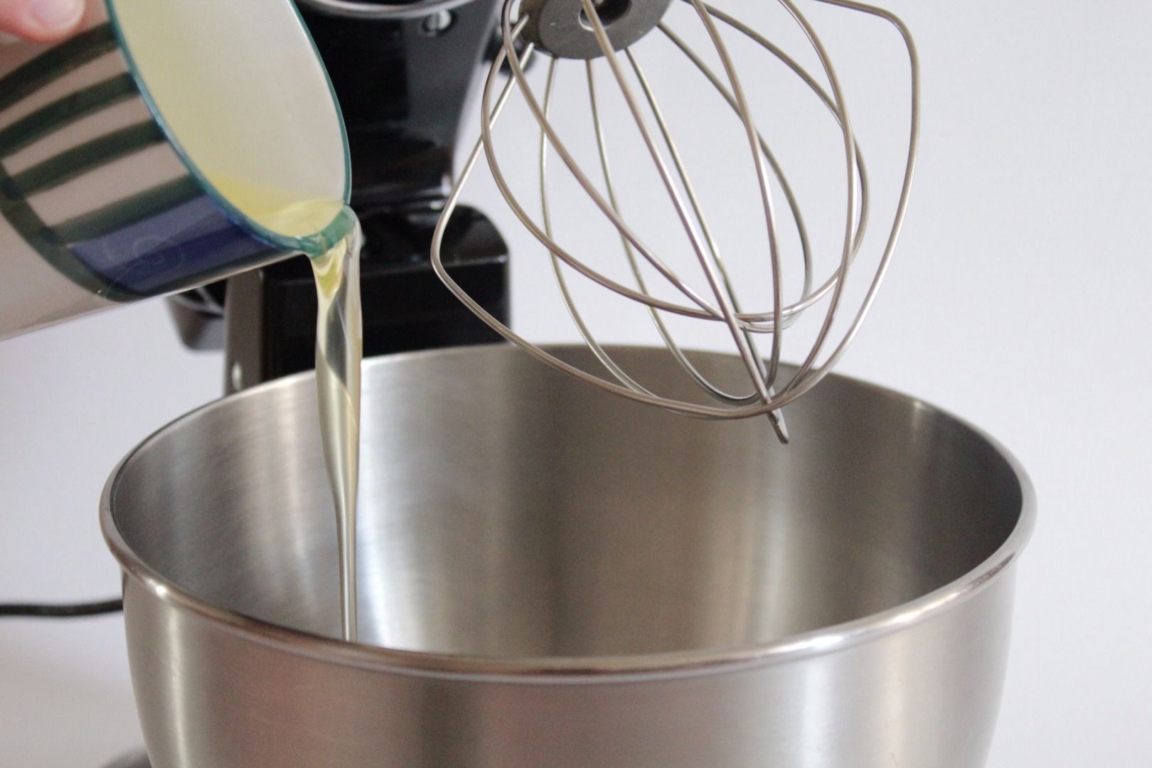 How to Whip Egg Whites : 10 Steps (with Pictures) - Instructables
