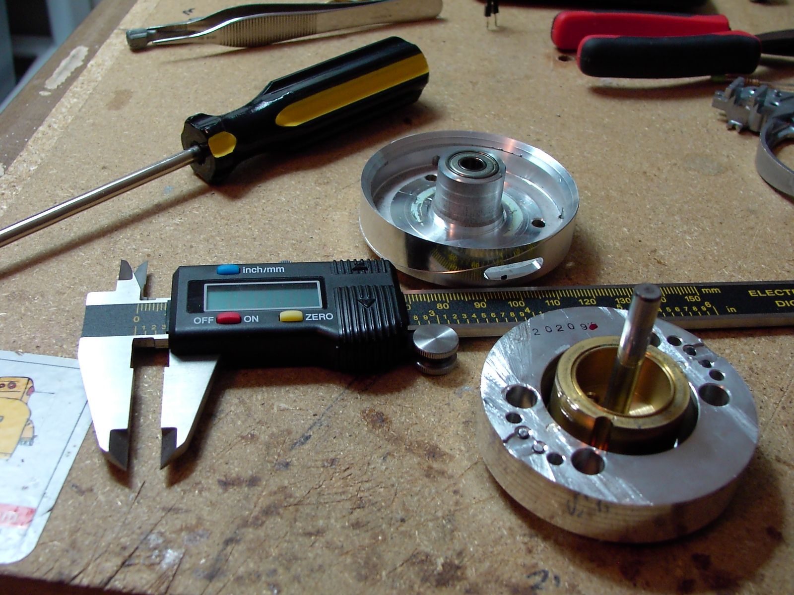 Spinner / Jog Wheel Inside of a VCR Head : 9 Steps (with Pictures ...