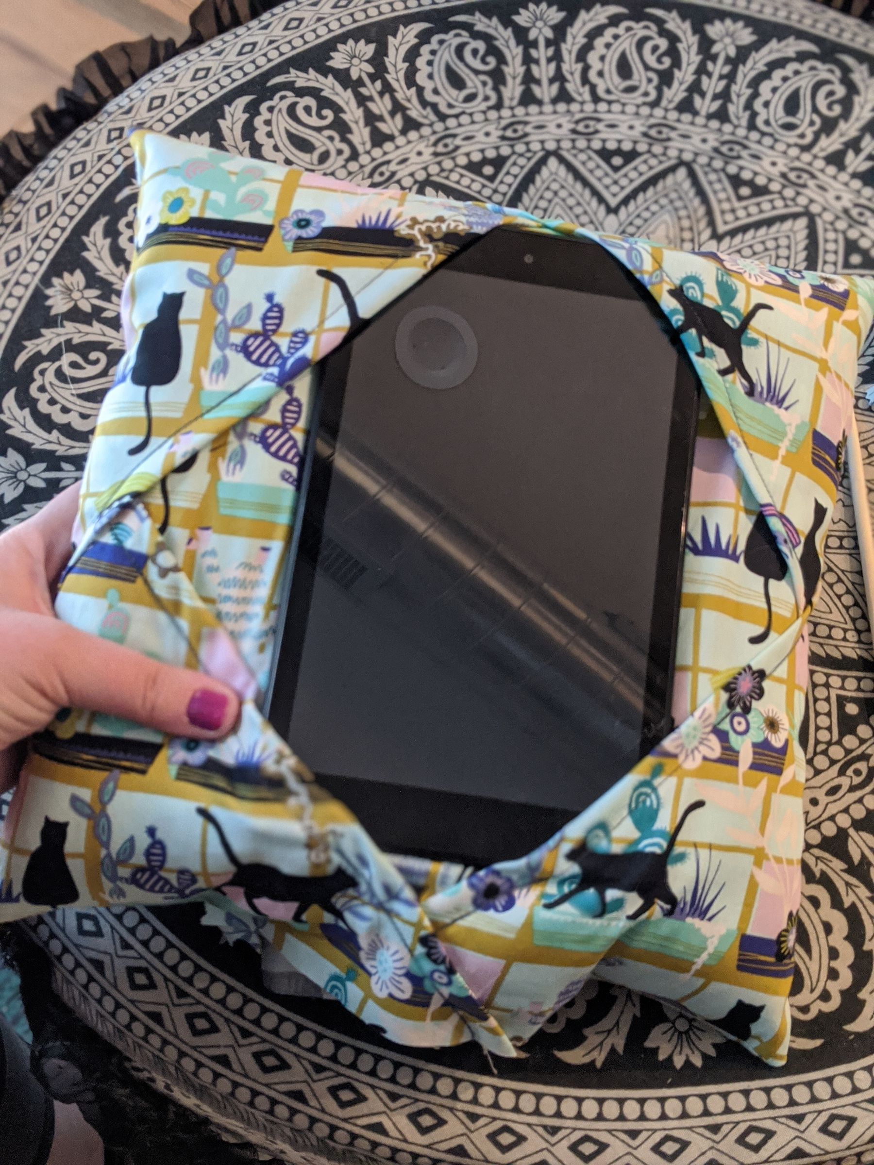 Tablet Holder Pillow : 6 Steps (with Pictures) - Instructables