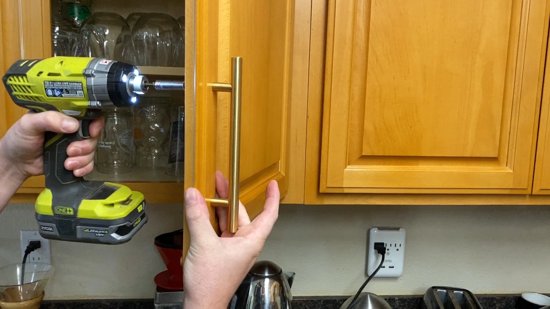 Making a Jig for Installing Cabinet Pulls : 10 Steps - Instructables